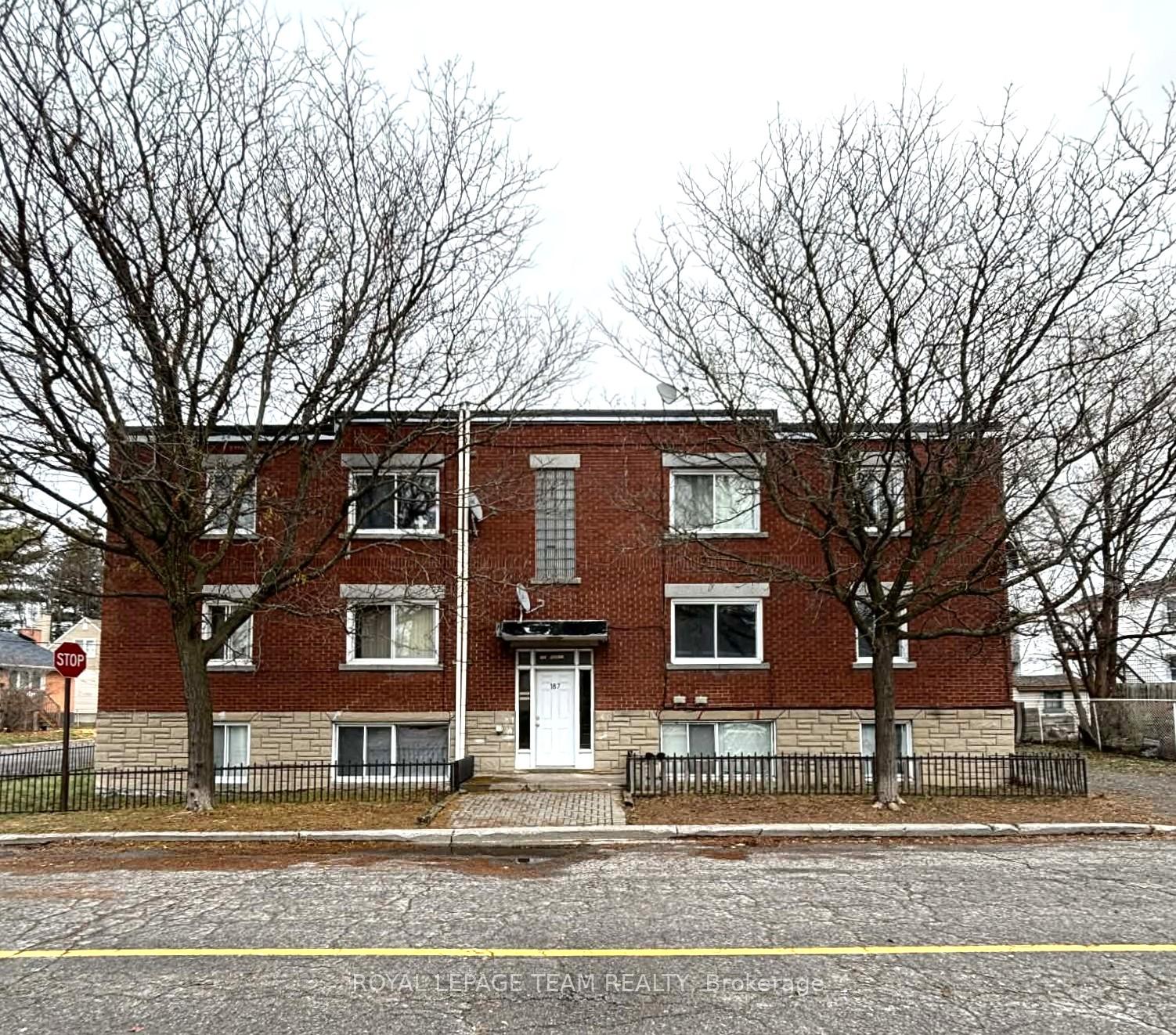3 - 187 Bradley Avenue, Vanier and Kingsview Park, ON K1L 7E1