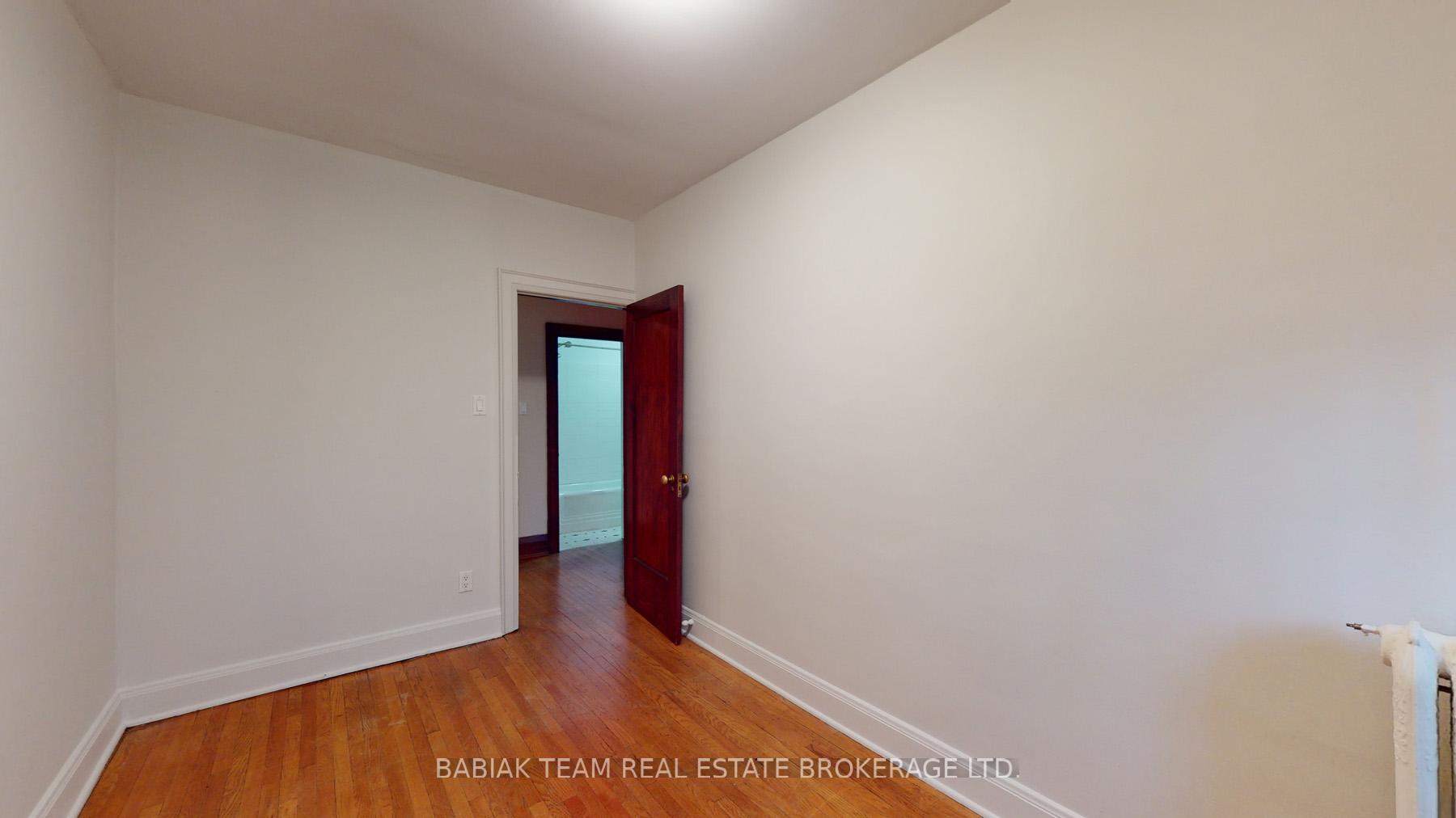 2 - 187 Jane Street, Toronto, ON M6S 3Y8