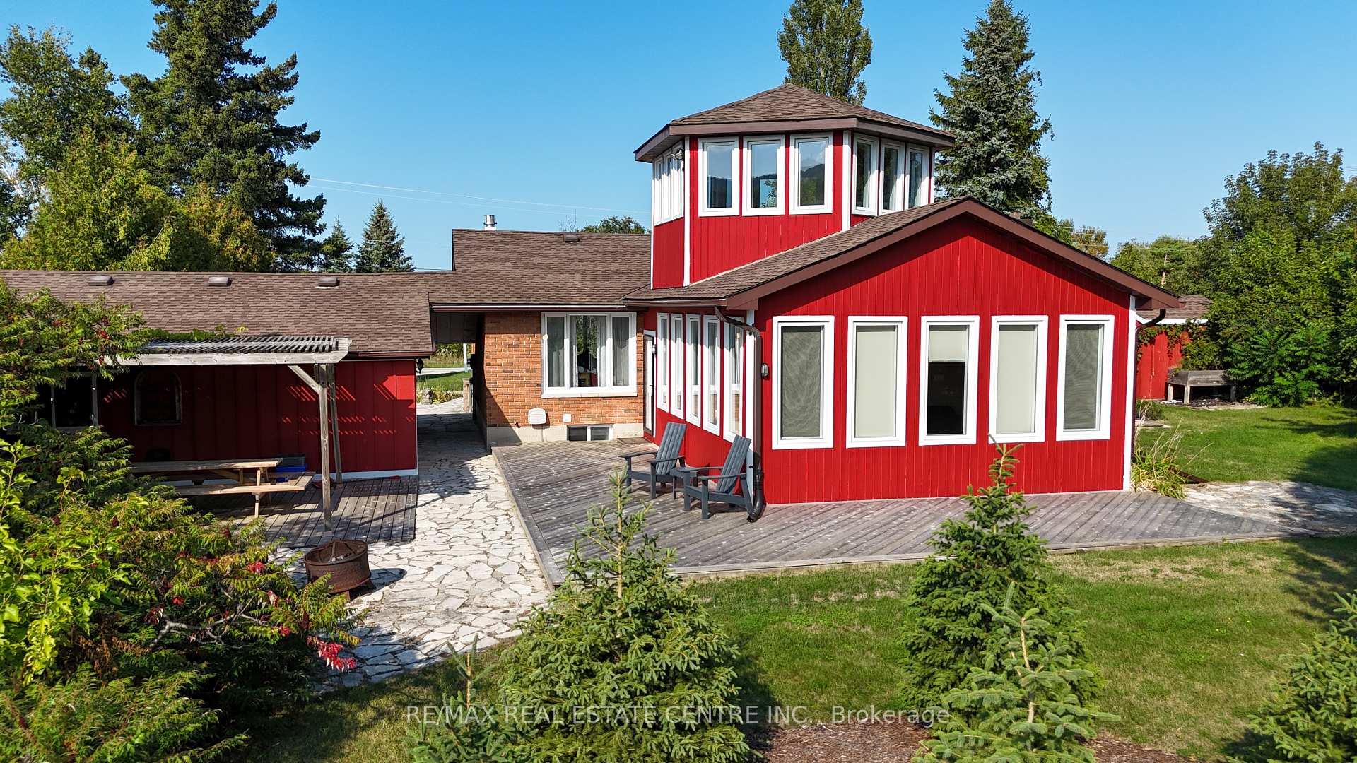 188 Lakeshore Road E, Blue Mountains, ON L9Y 0M9