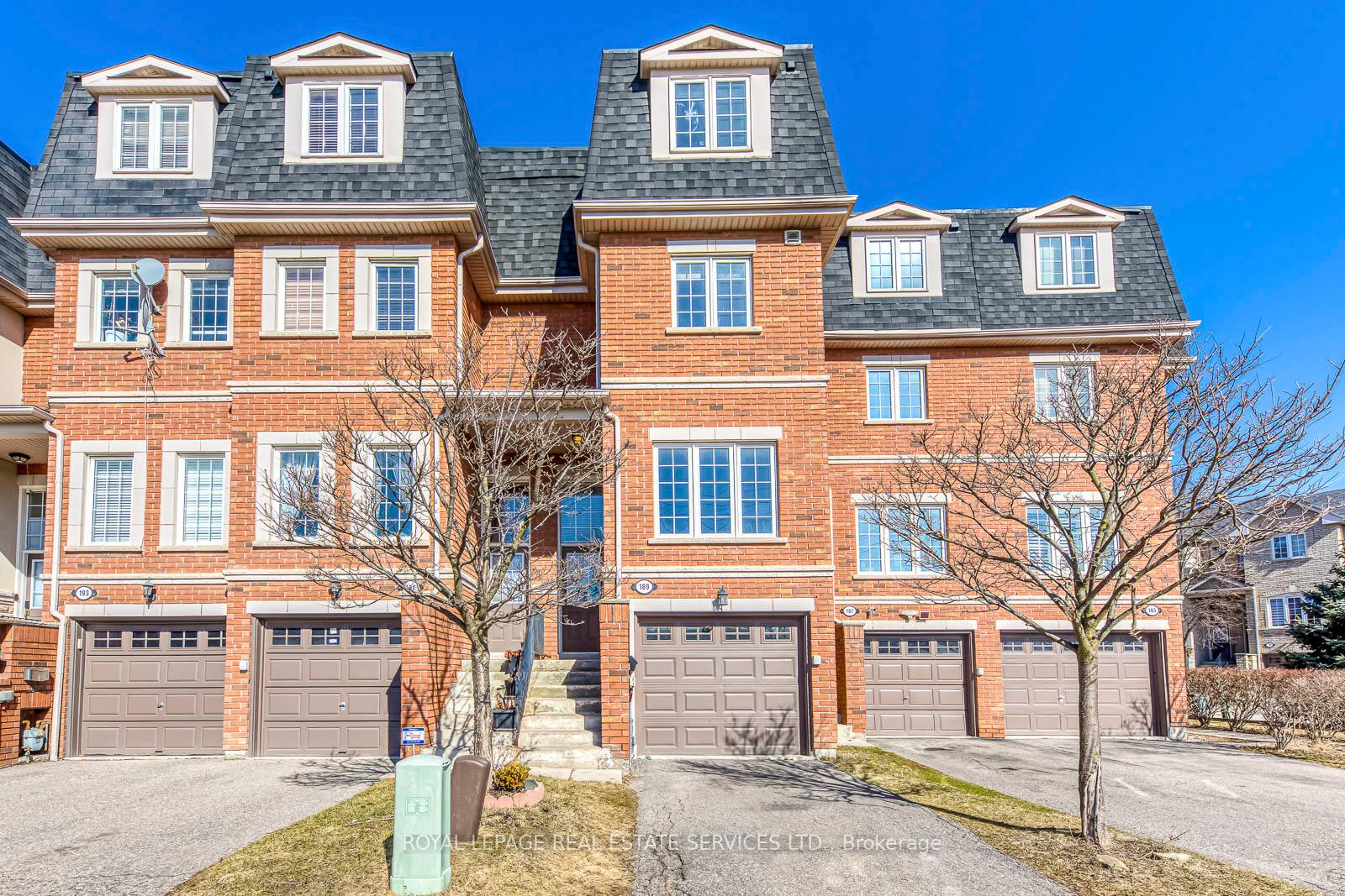 189 - 435 Hensall Circle, Mississauga, ON L5A 4P1