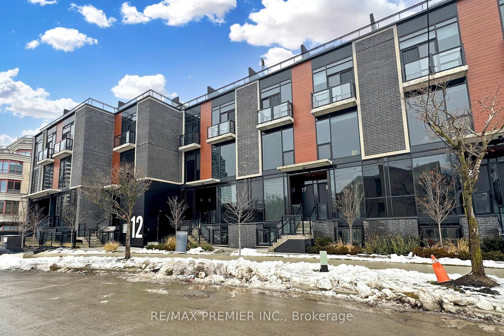 19 - 12 Dervock Crescent, Toronto, ON M2K 1A7