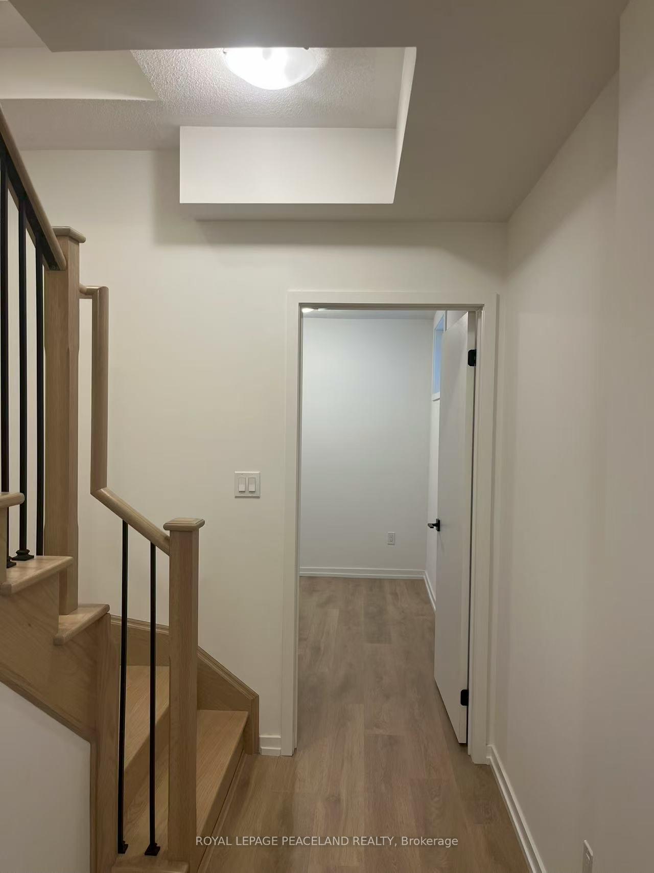 19 - 16 Lytham Green Circle, Newmarket, ON L3Y 0H3