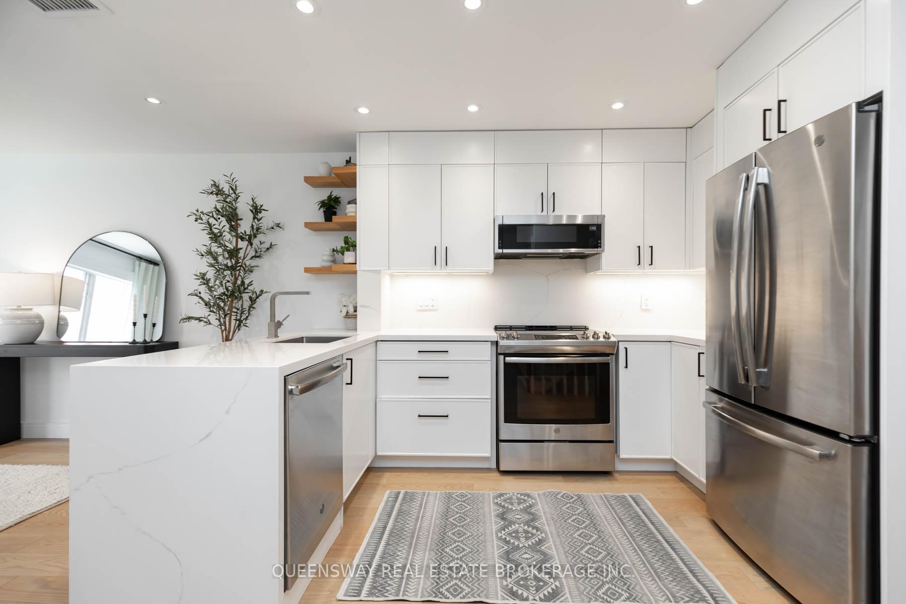 19 - 232 St. George Street, Toronto, ON M5R 2N5