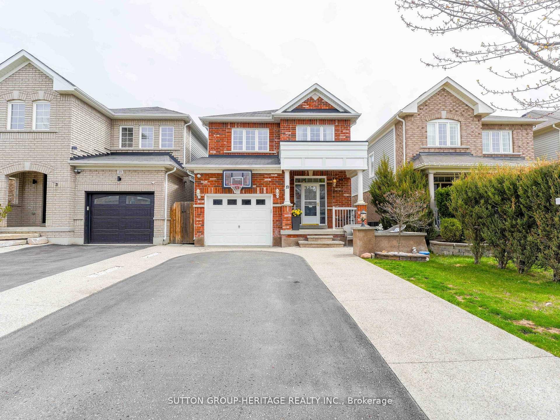 19 Arnold Johnston Street, Clarington, ON L1E 0C6