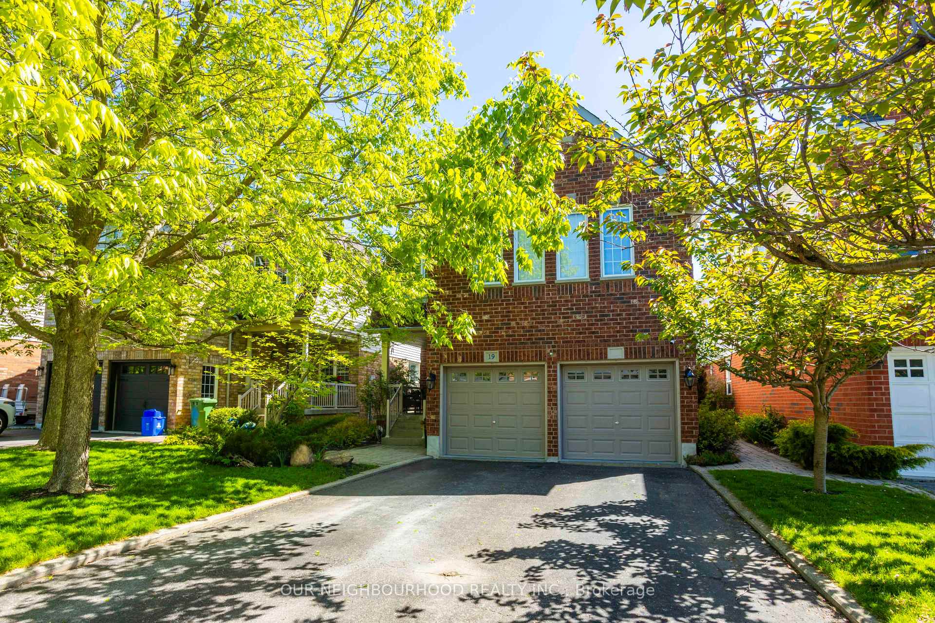 19 Artesian Drive, Whitby, ON L1P 1X7