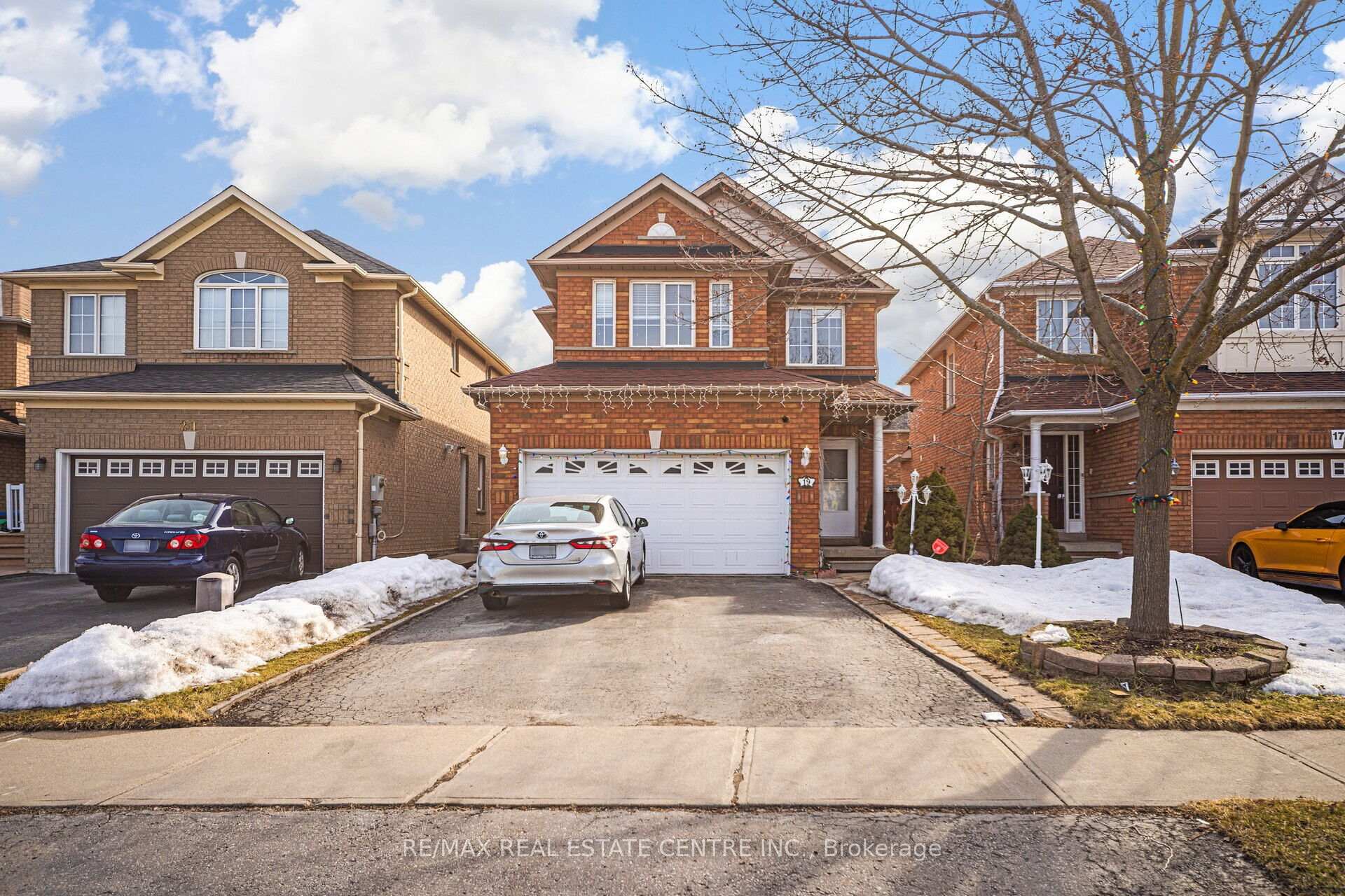 19 Blue Lake Avenue, Brampton, ON L6X 4W4