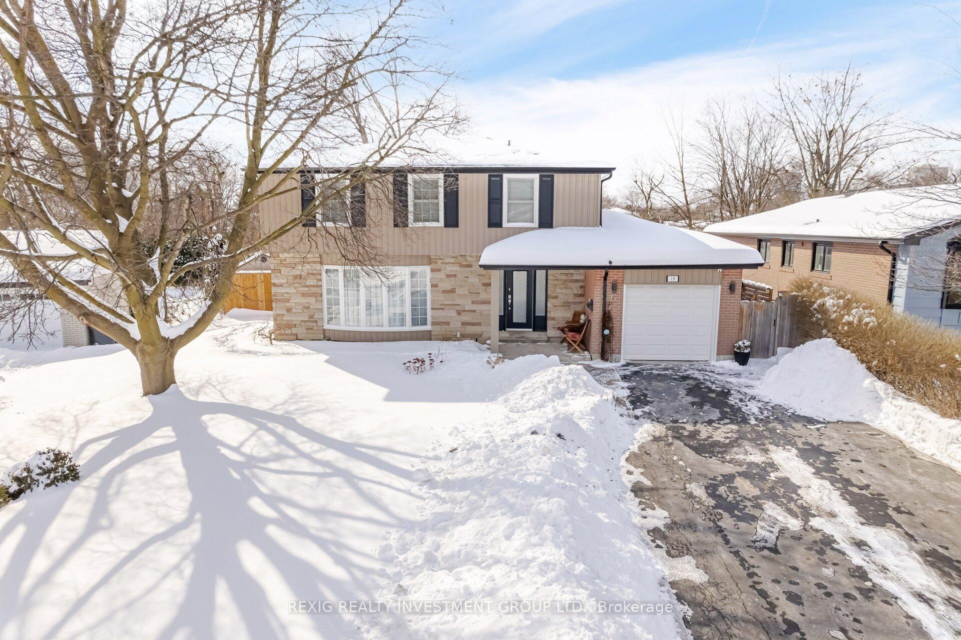 19 Cavendish Crescent, Brampton, ON L6T 1Z3