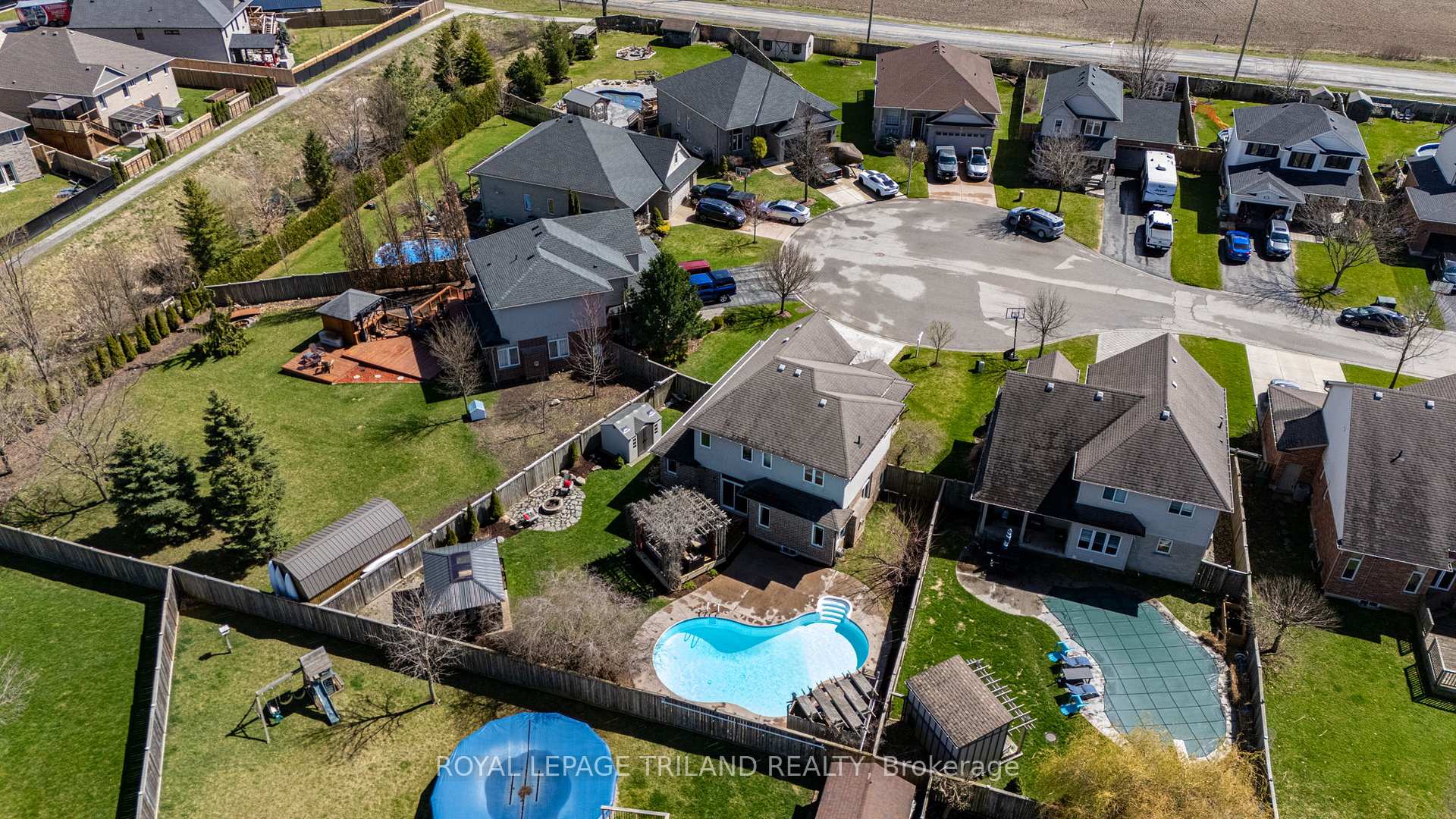 19 Chamberlain Court, St. Thomas, ON N5R 0A4