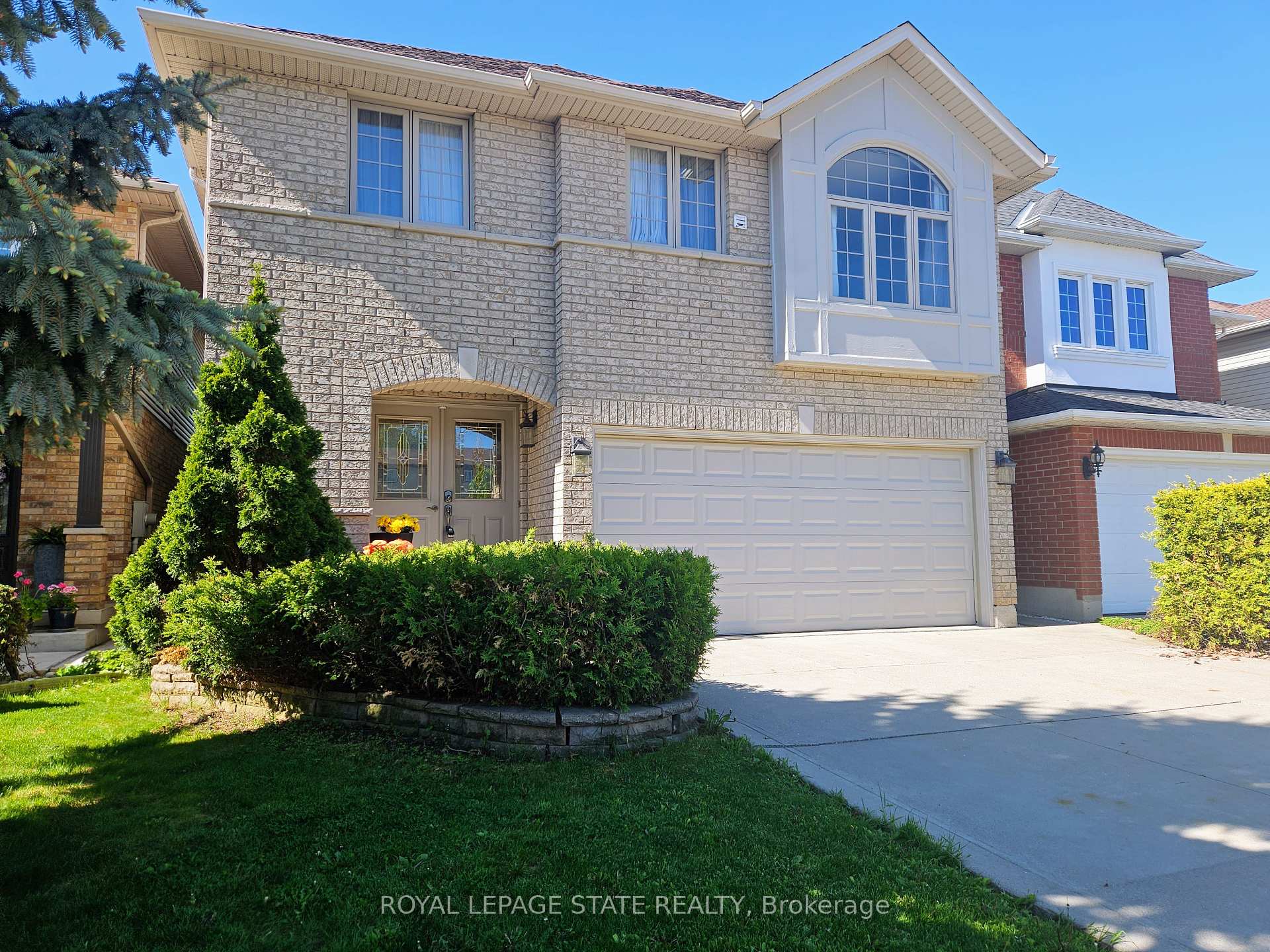 19 Claudette Gate, Hamilton, ON L9B 2S3