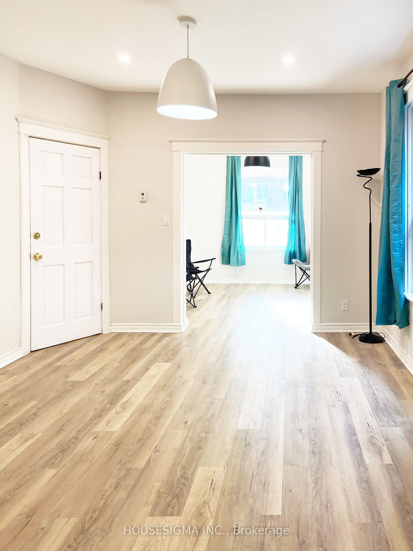 Upper - 19 Erie Avenue, Hamilton, ON L8N 2W5