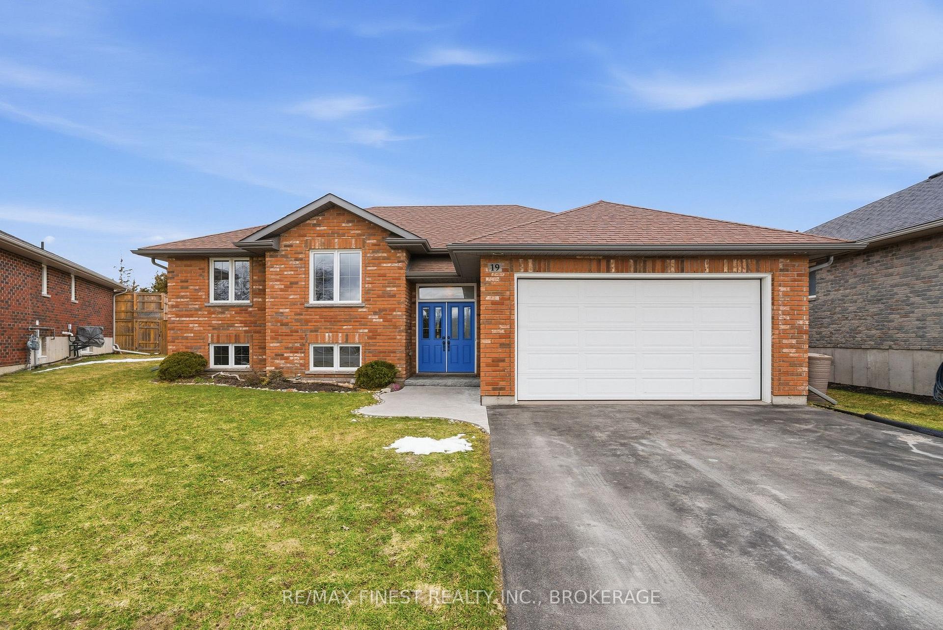 19 Freedom Crescent, Quinte West, ON K8V 0C1
