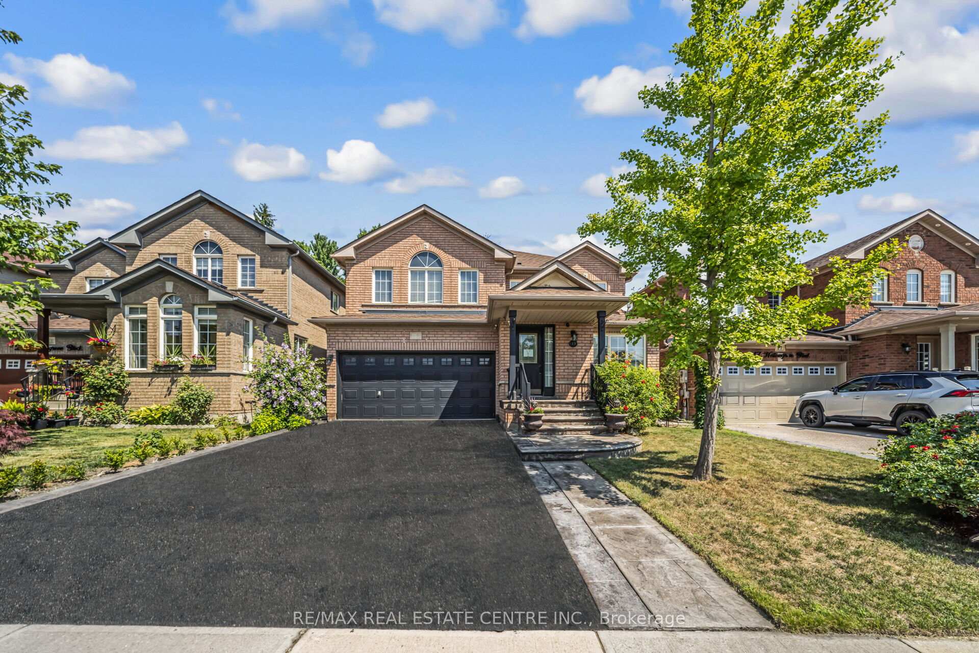 19 Hollowgrove Boulevard, Brampton, ON L6P 1B1