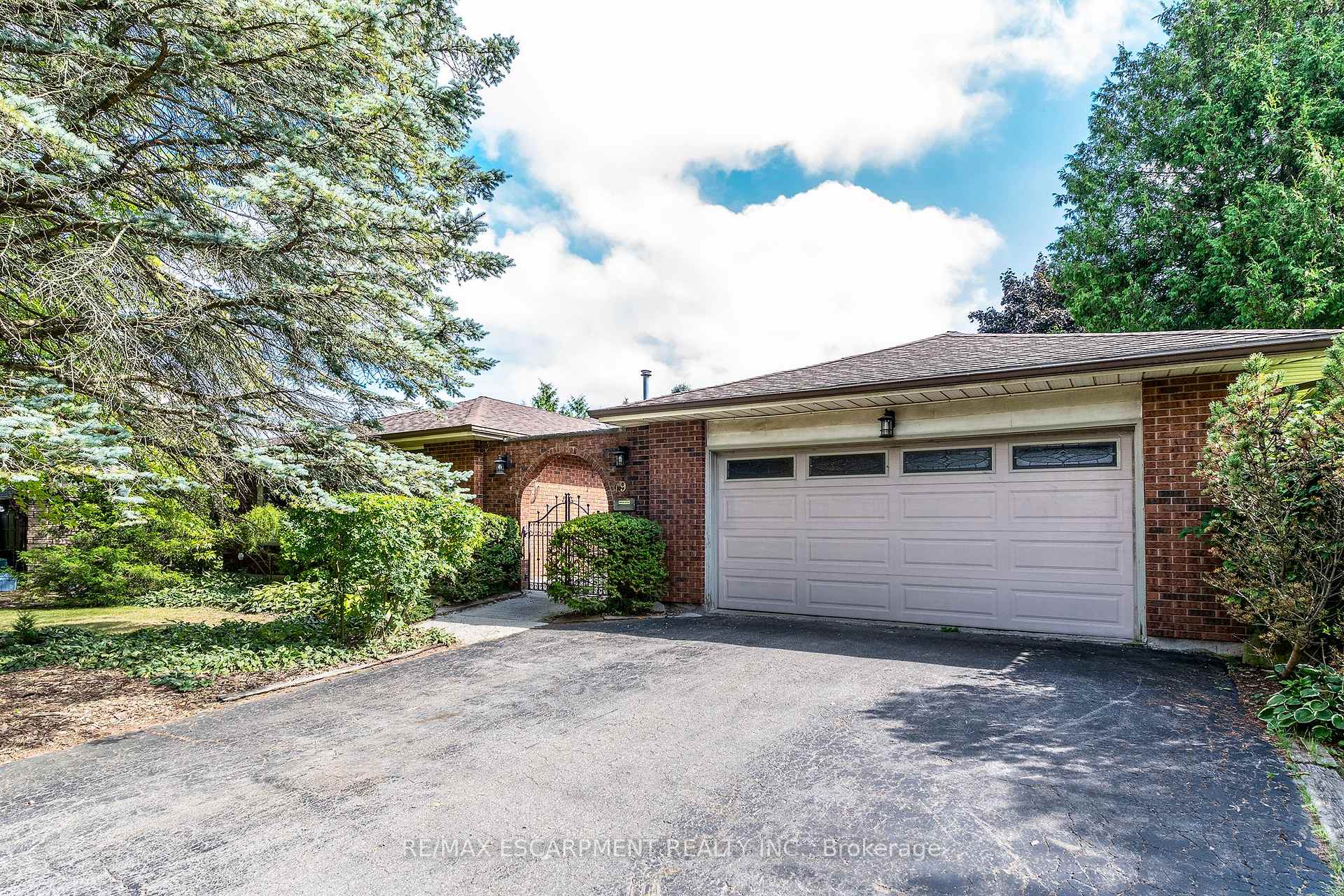 19 Isabel Drive, Brantford, ON N3T 0L8
