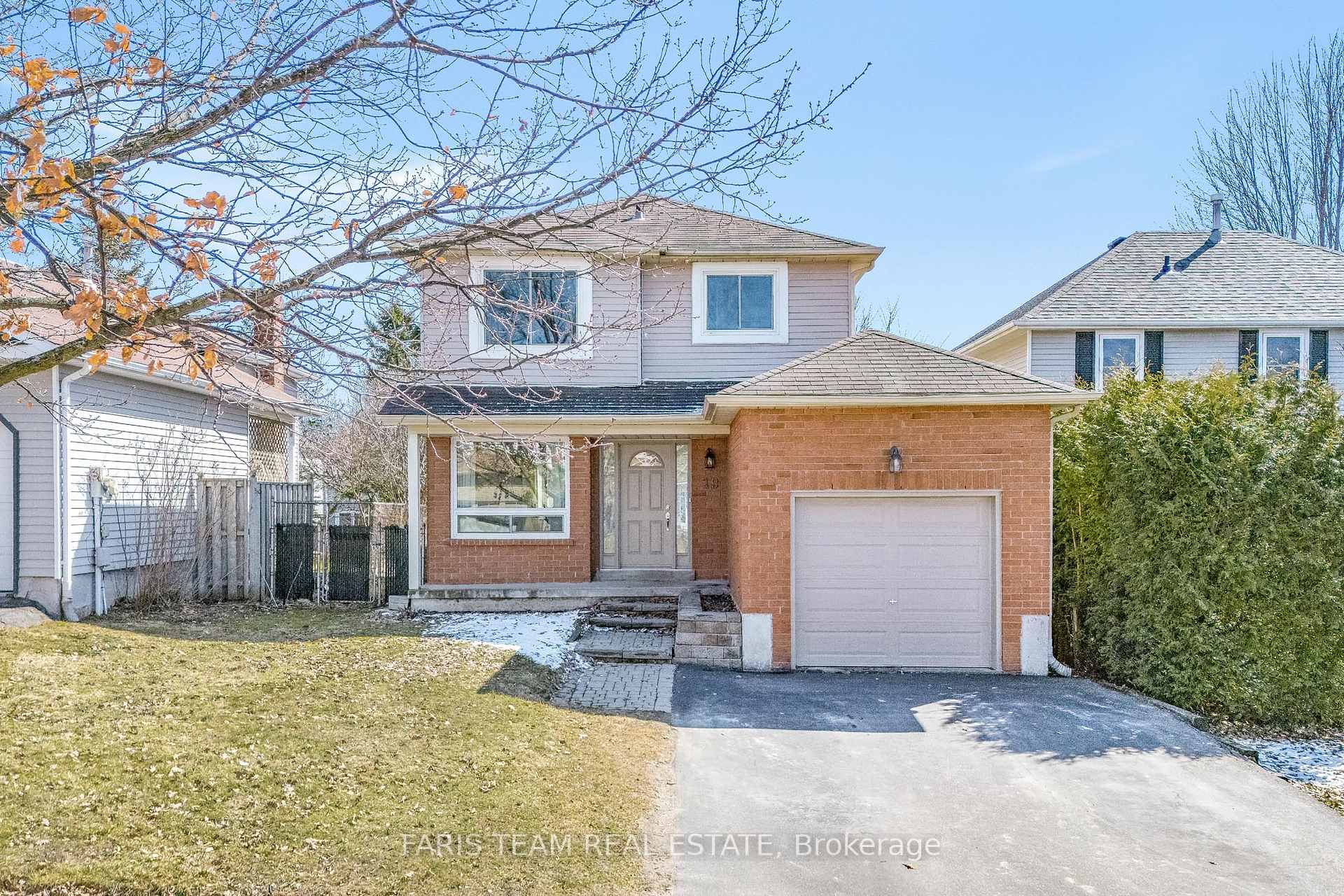19 Knicely Road, Barrie, ON L4N 6T8