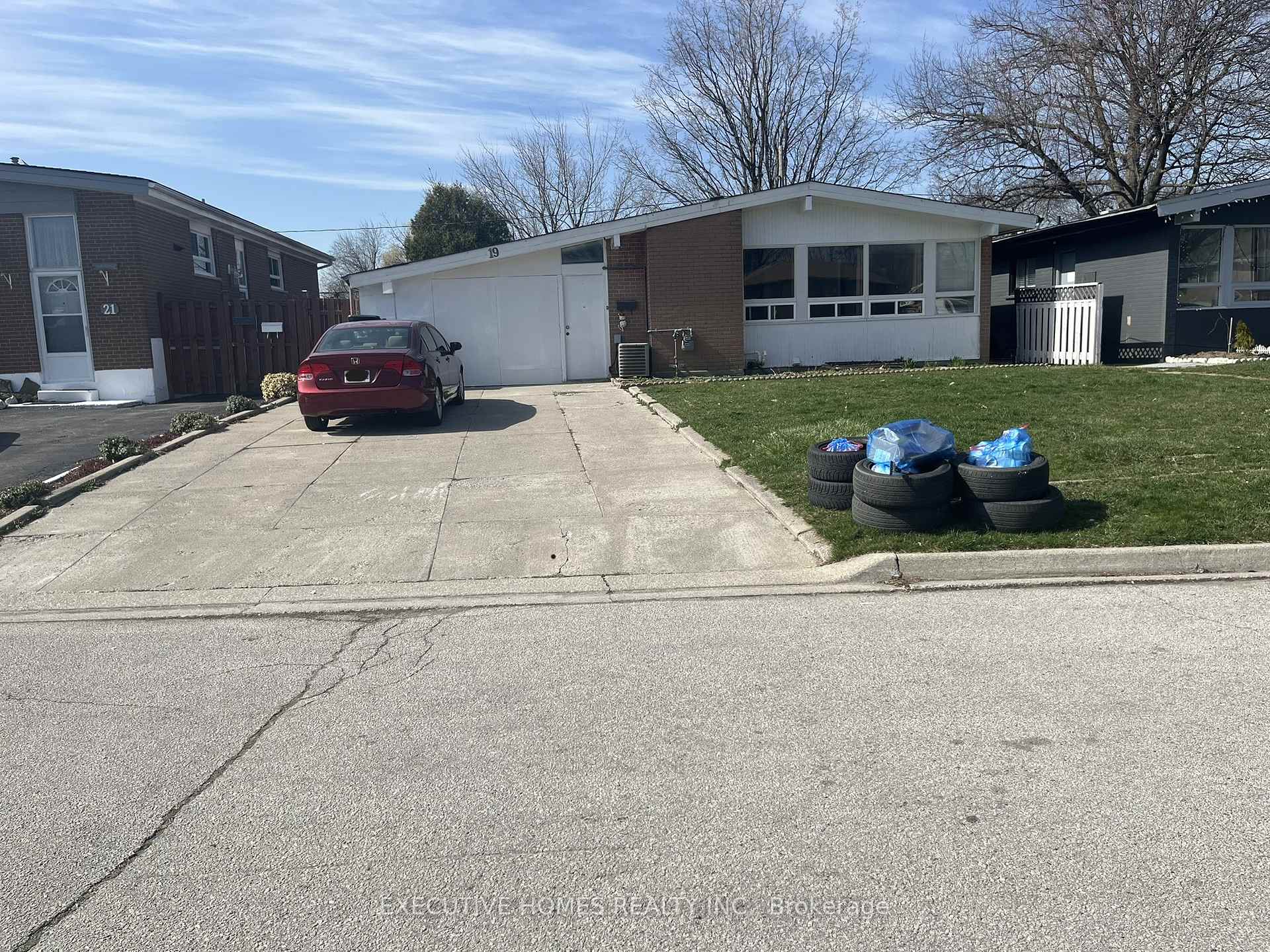 19 Langwith Court, Brampton, ON L6Y 1Z9