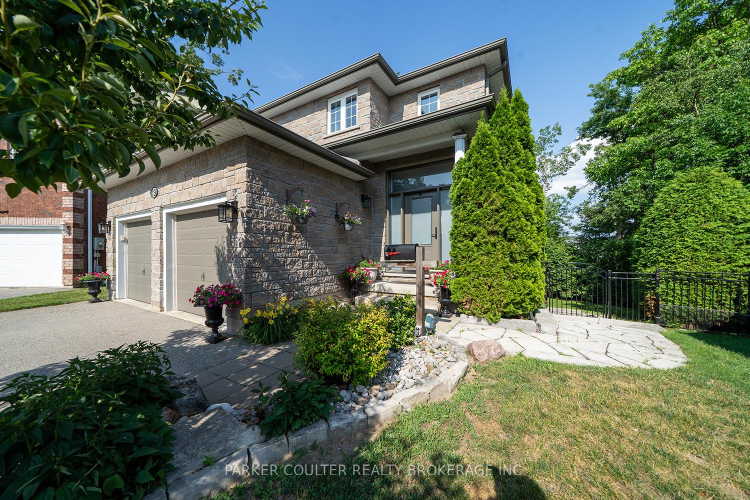 19 Mccarthy Court, Barrie, ON L4N 5L5
