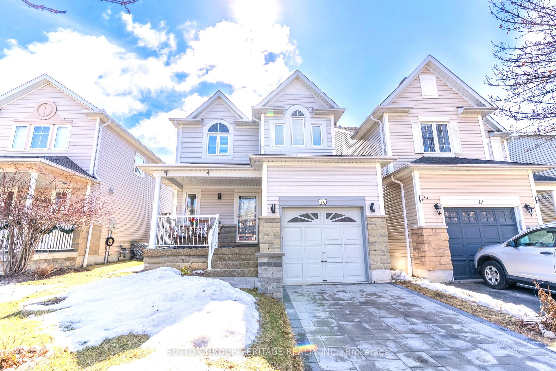 19 Primeau Avenue, Whitby, ON L1M 2B7