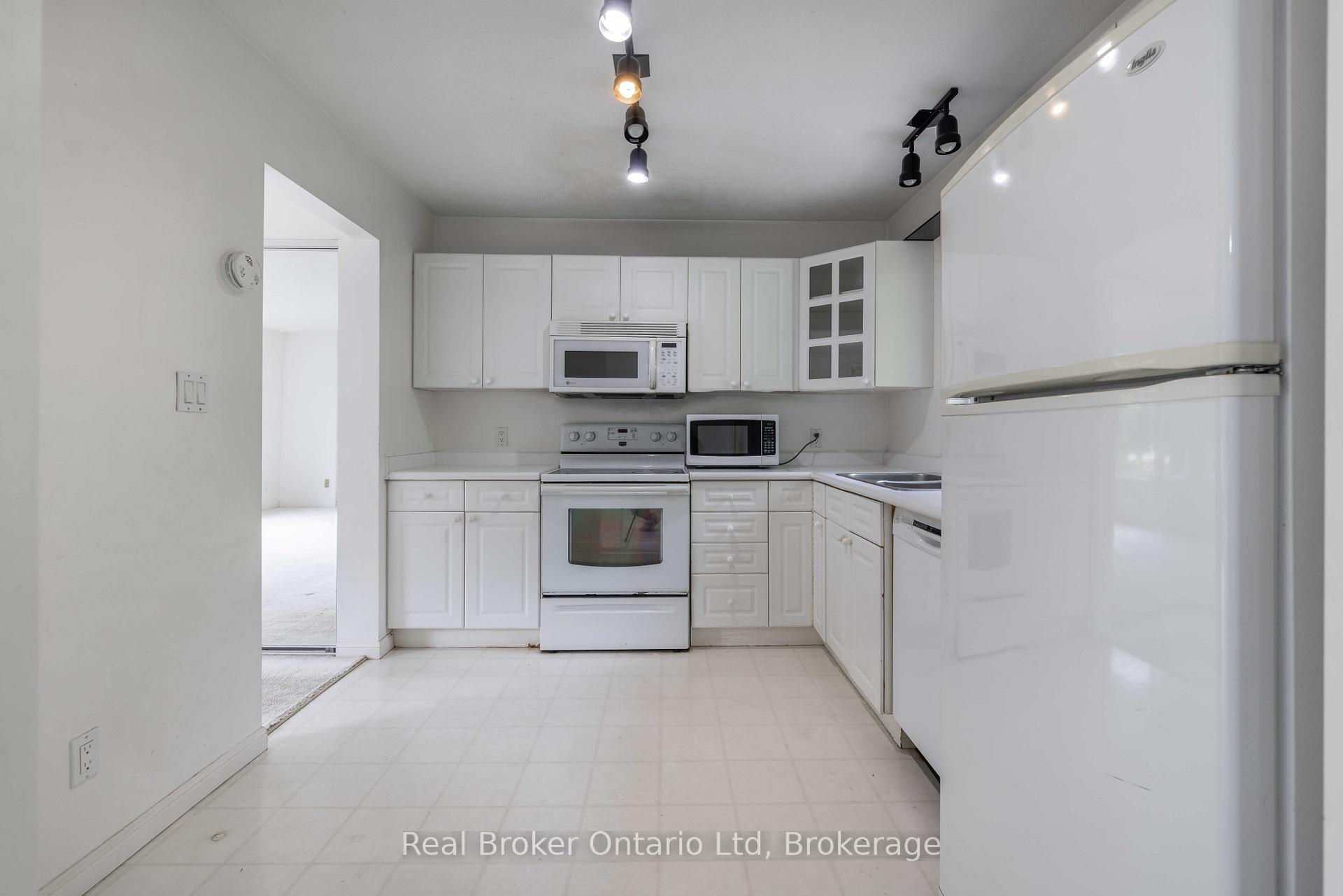 19 Sandy Pines Trail E, South Bruce Peninsula, ON N0H 2G0