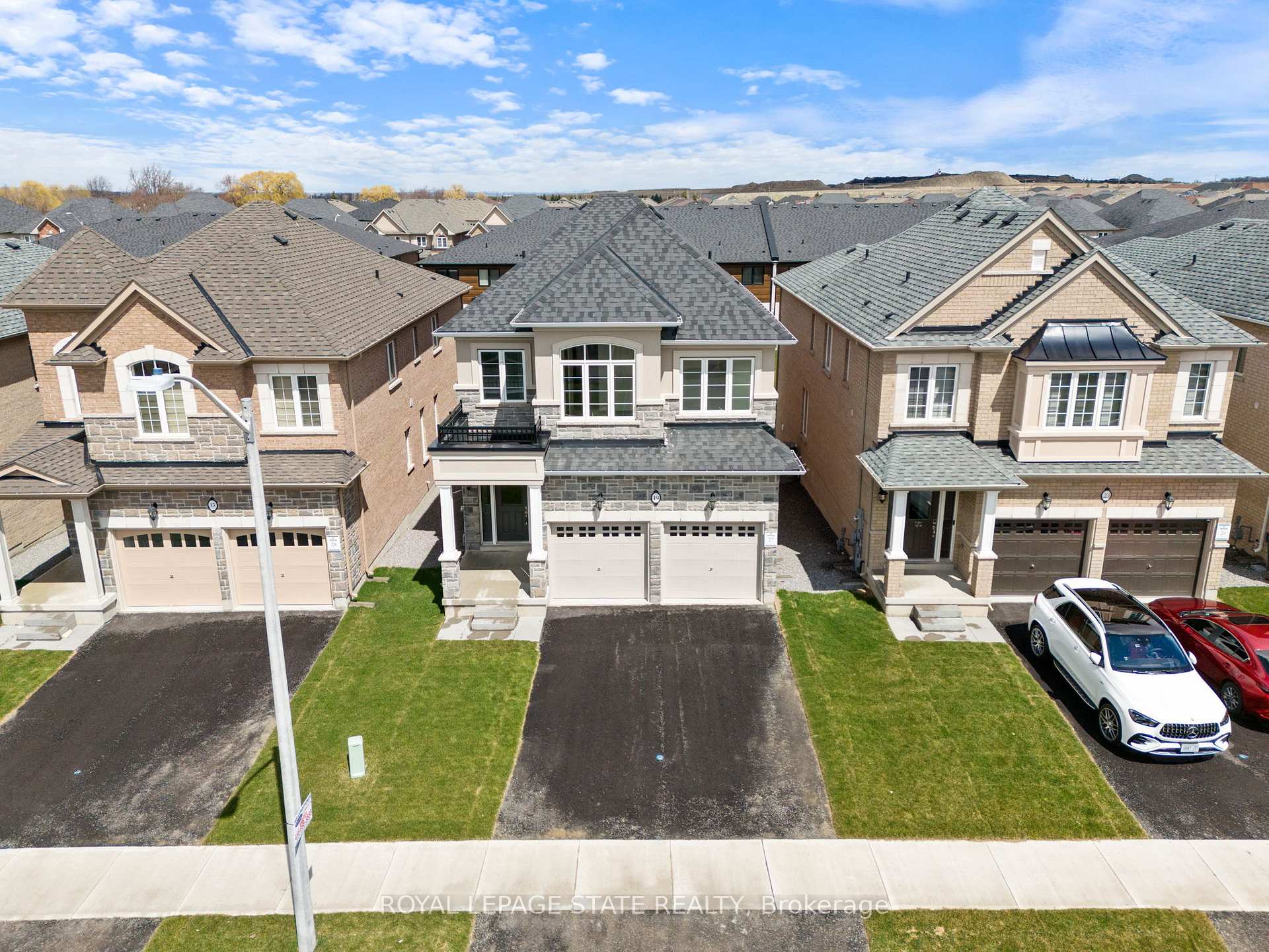 19 Shawbridge Court, Hamilton, ON L8J 0J7