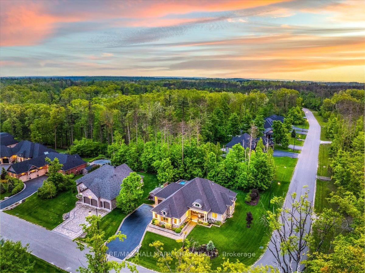 19 Timber Wolf Trail, Springwater, ON L9X 0H7