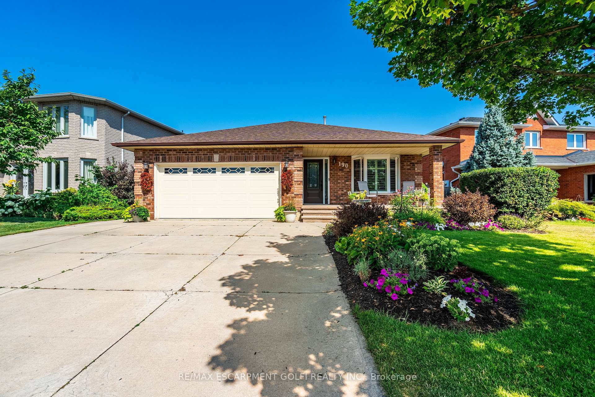 190 Brigade Drive, Hamilton, ON L9B 2G4