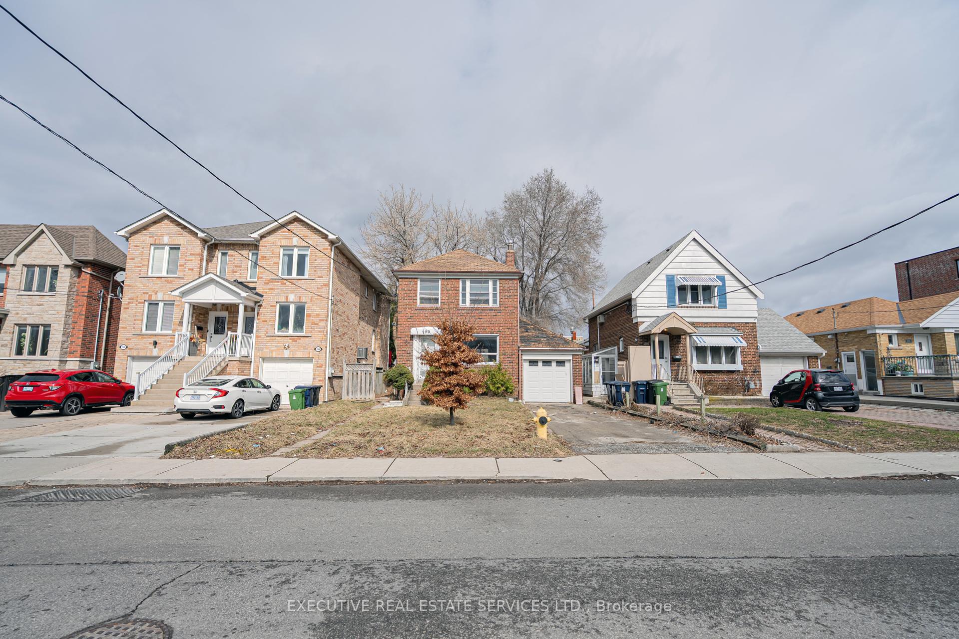 190 CAMERON Avenue, Toronto, ON M6M 1R7