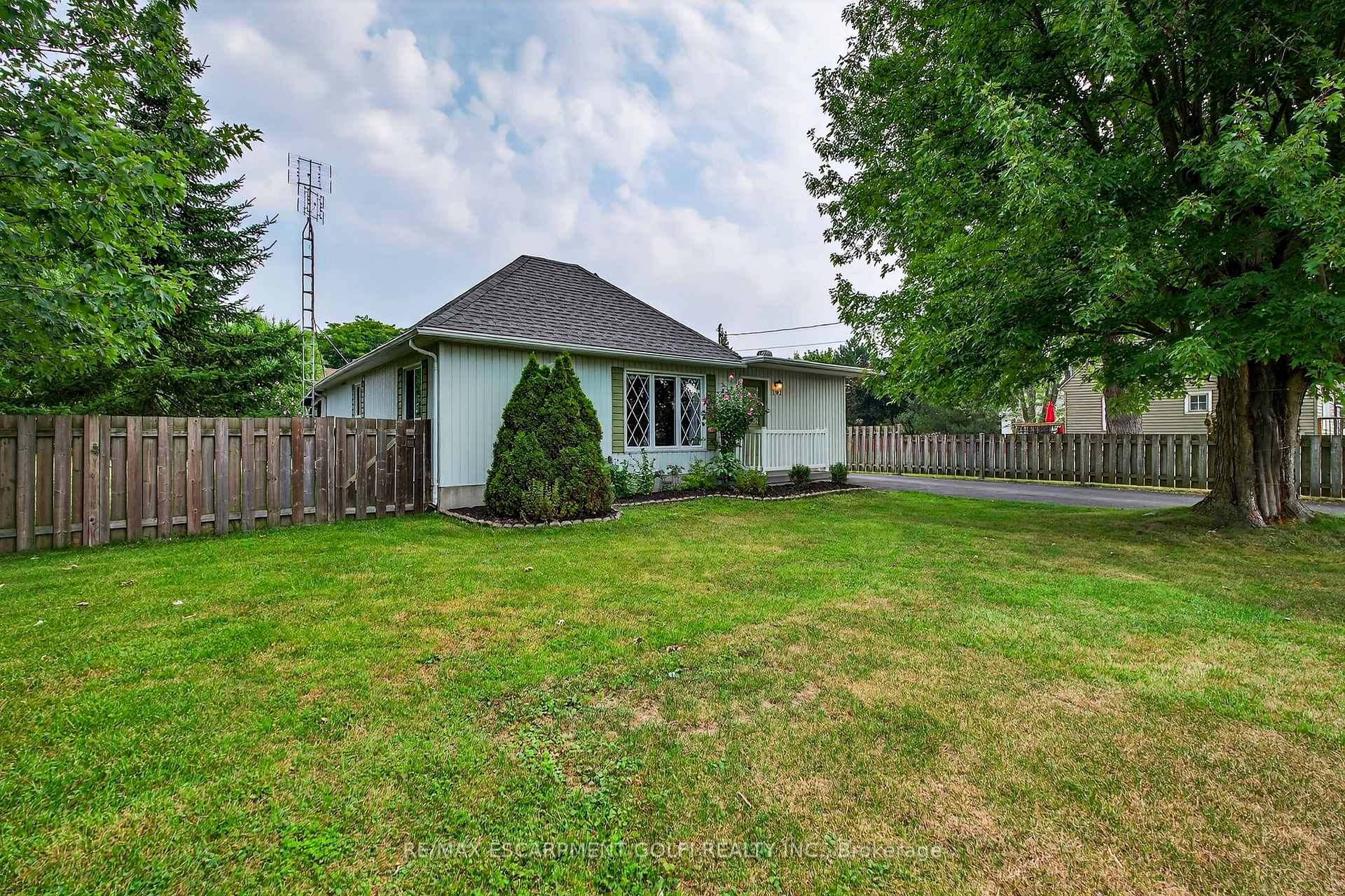 190 Thorold Road, Welland, ON L3C 3V7