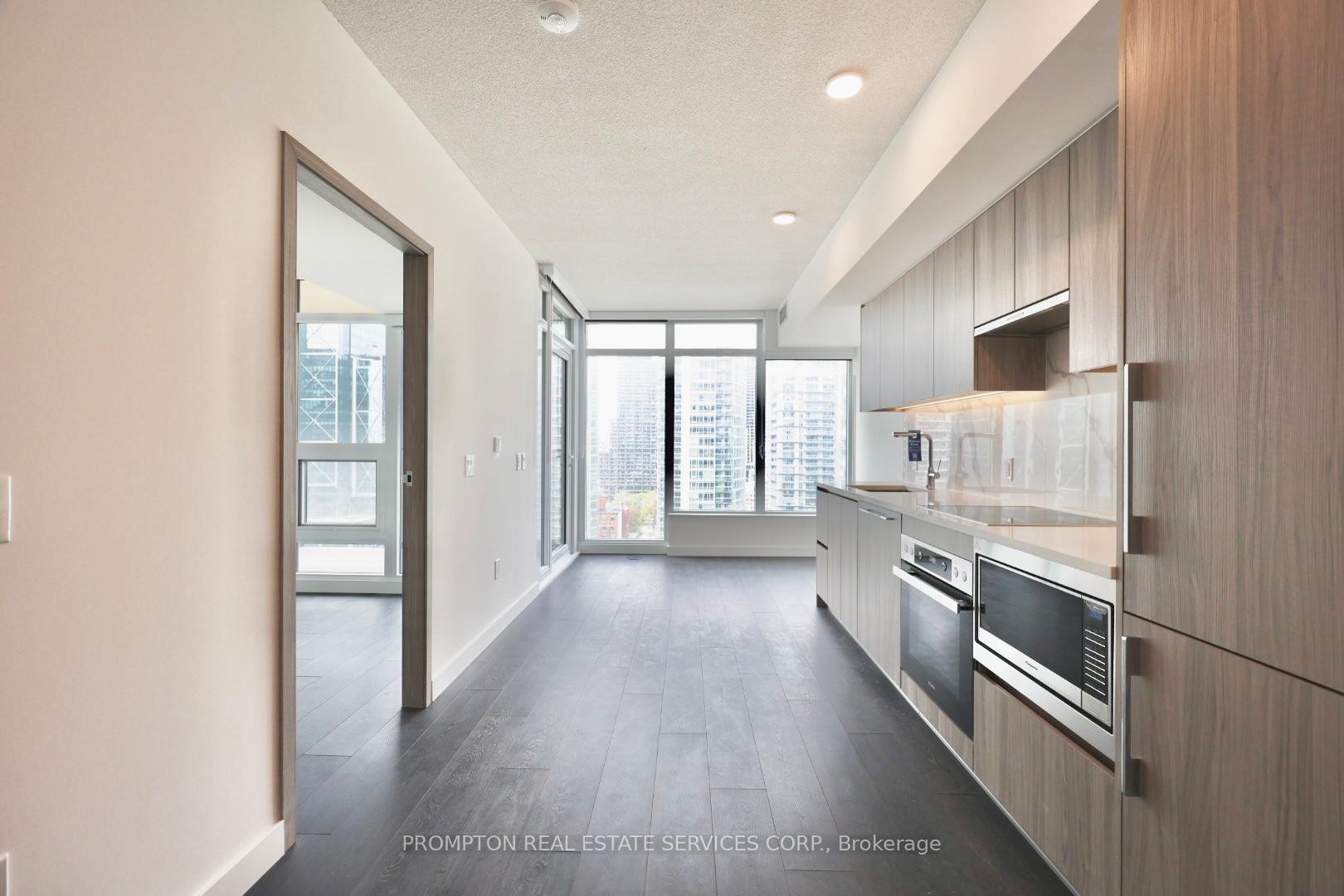 1901 - 1 Concord Cityplace Way, Toronto, ON M5V 0X3