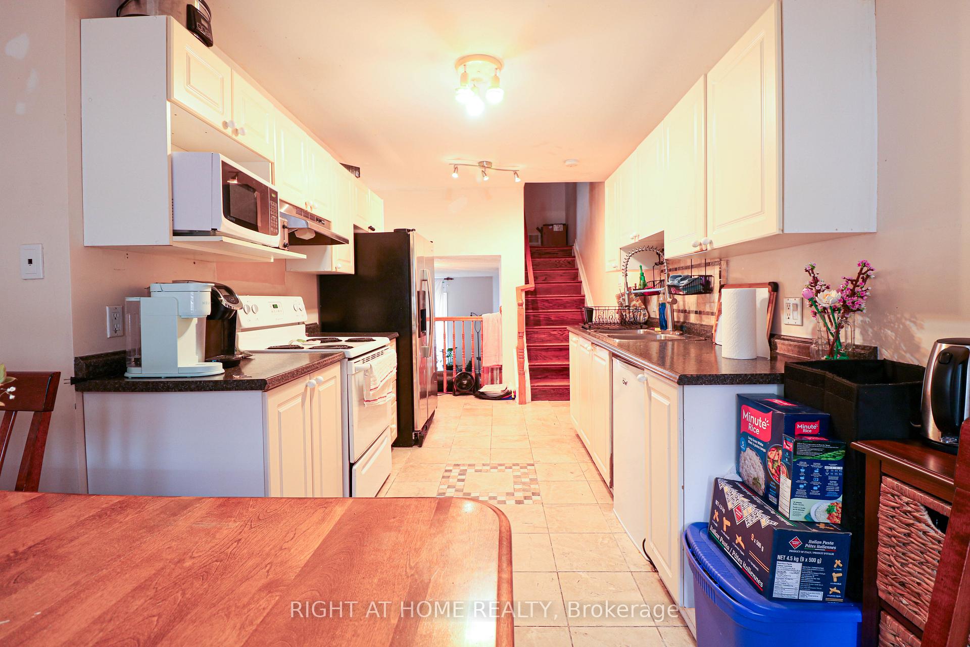1901 HAMPSTEAD Place, Hunt Club - South Keys and Area, ON K1V 1B3