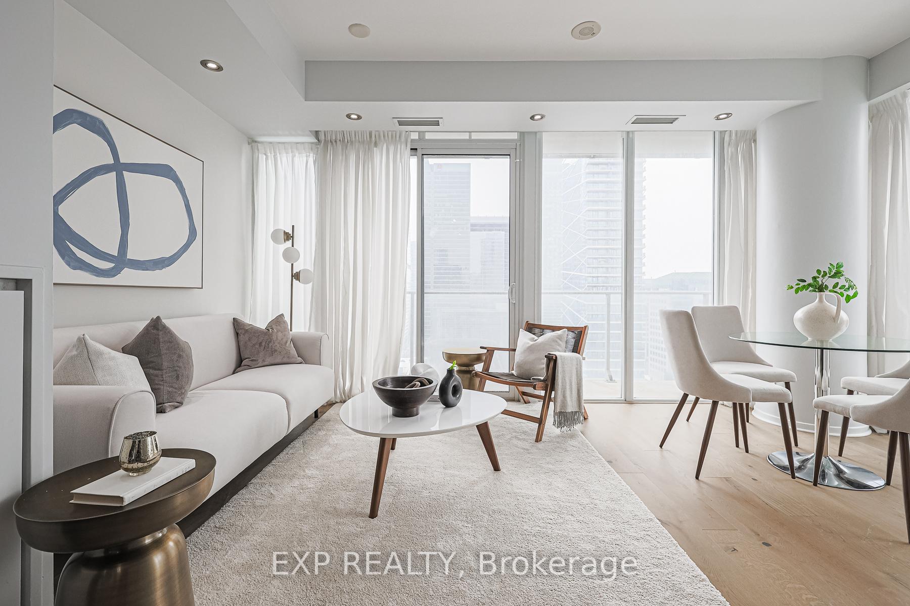 1903 - 126 Simcoe Street, Toronto, ON M5H 4E6