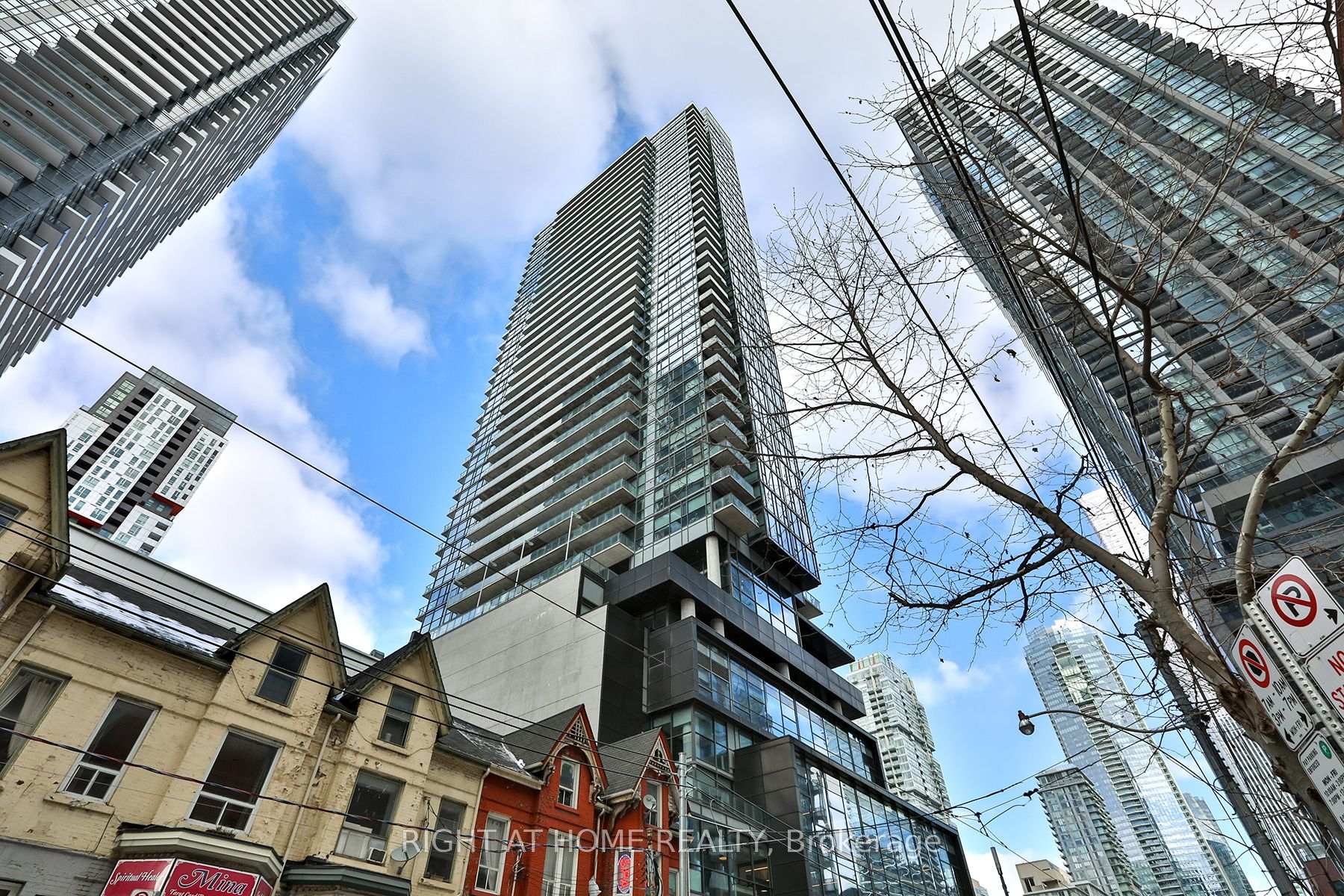 1903 - 290 Adelaide Street, Toronto, ON M5V 1P6