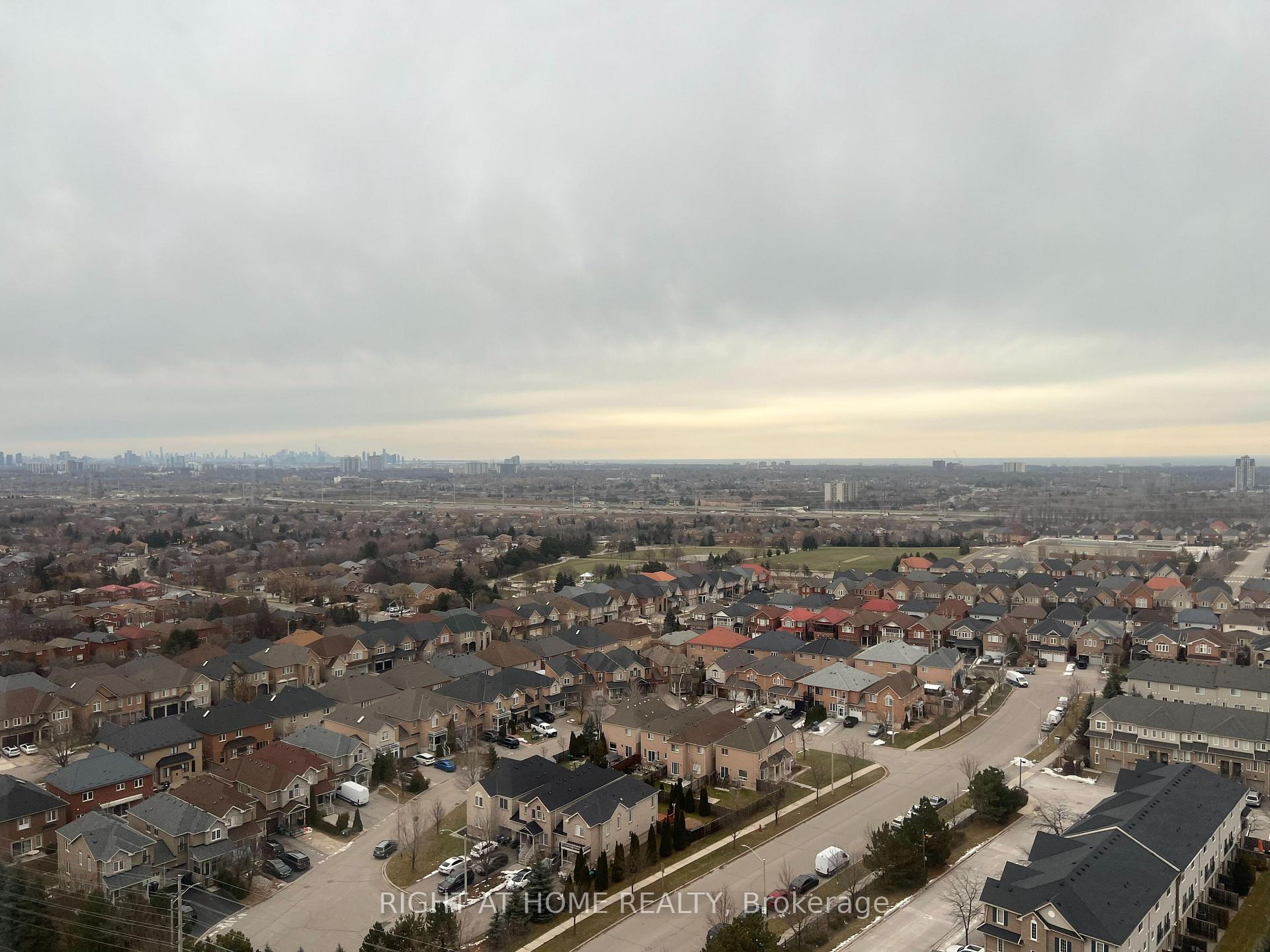 1904 - 220 Forum Drive, Mississauga, ON L4Z 4K1
