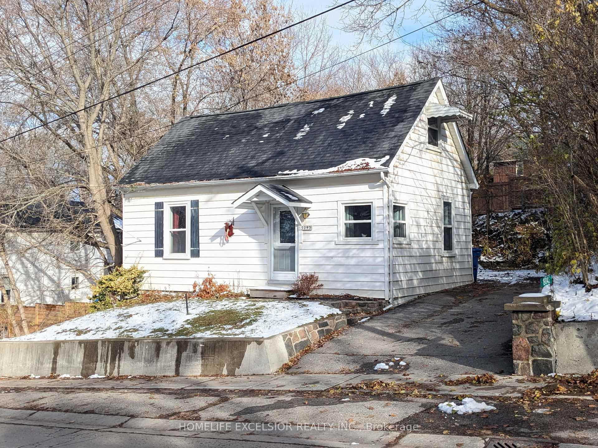 19043 Centre Street, East Gwillimbury, ON L0G 1M0