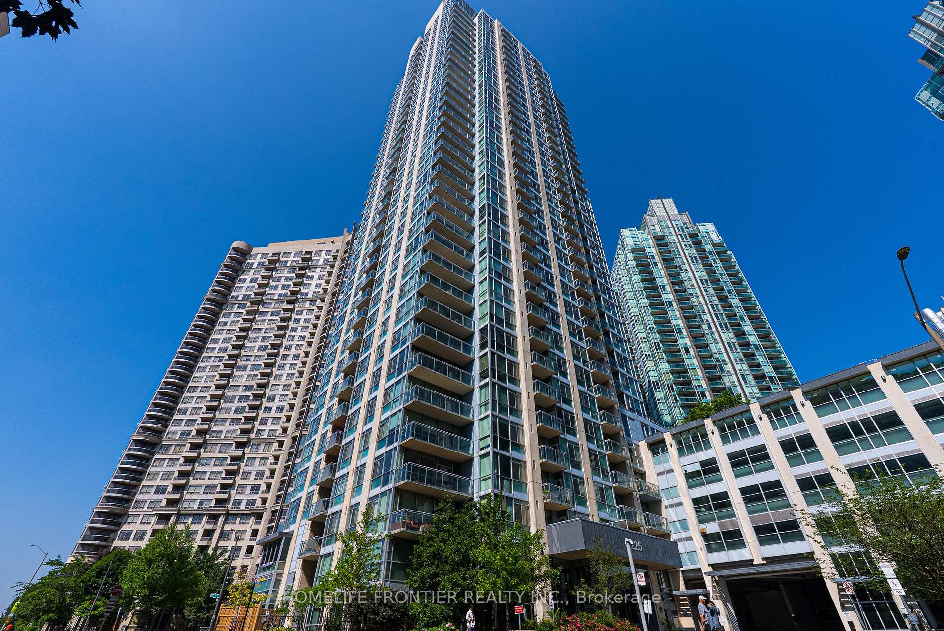 1905 - 225 Webb Drive, Mississauga, ON L5B 4P2
