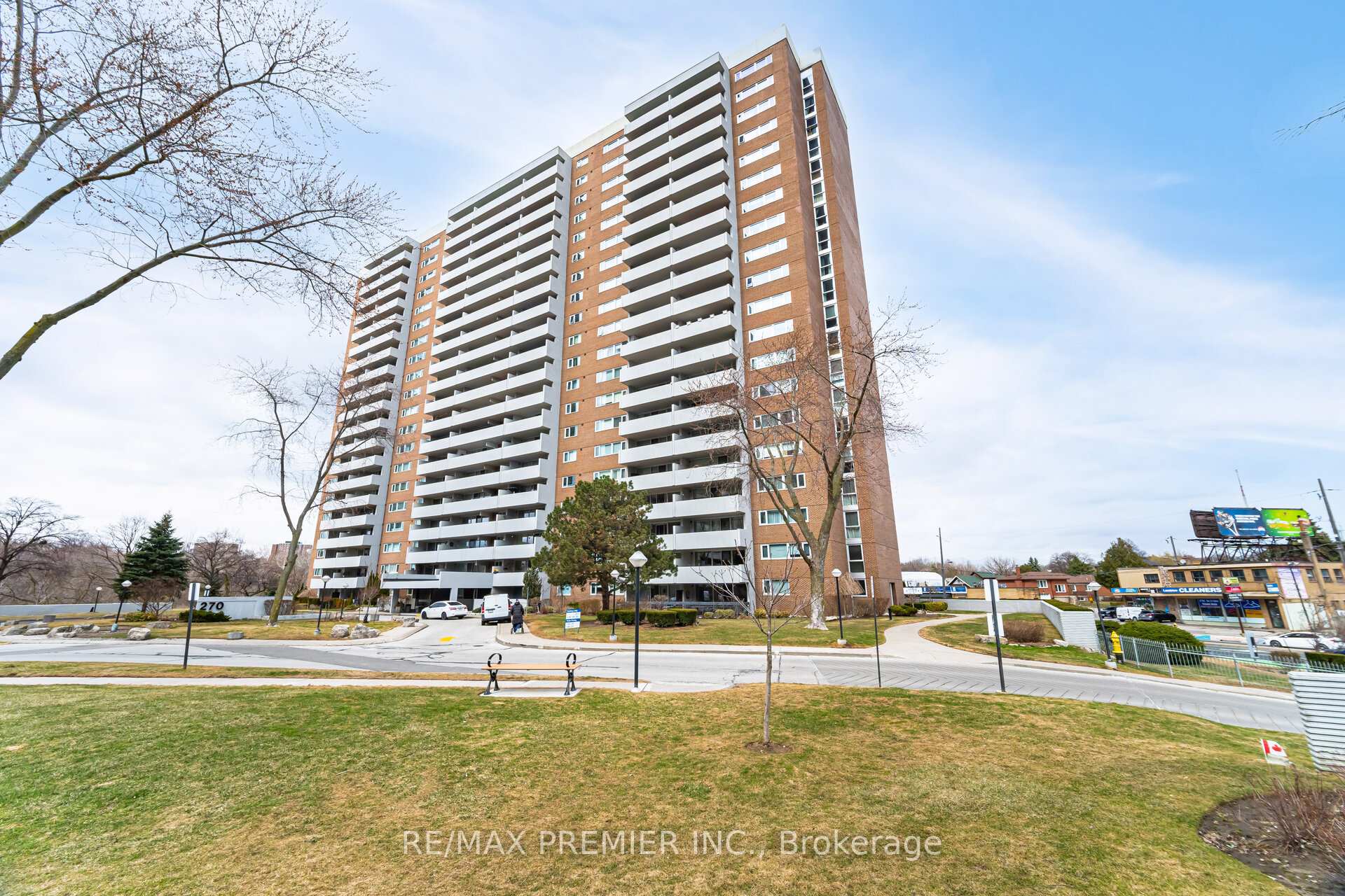 1905 - 270 Scarlett Road, Toronto, ON M6N 4X7