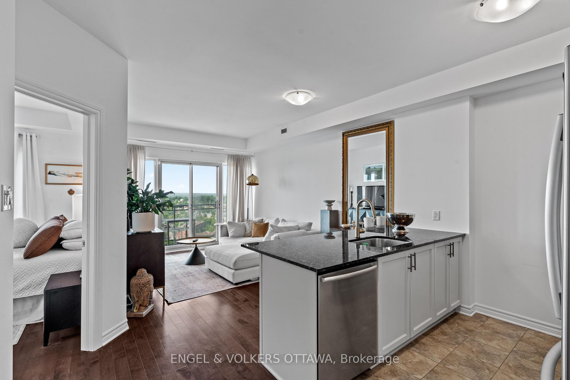 1905 - 70 Landry Street, Vanier and Kingsview Park, ON K1L 0A8