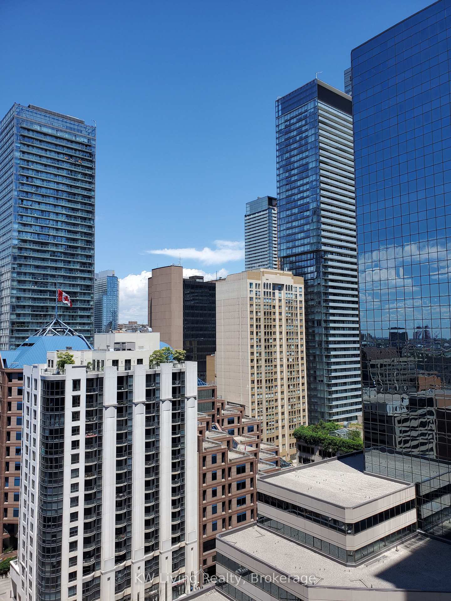 1905 - 770 Bay Street, Toronto, ON M5G 0A6