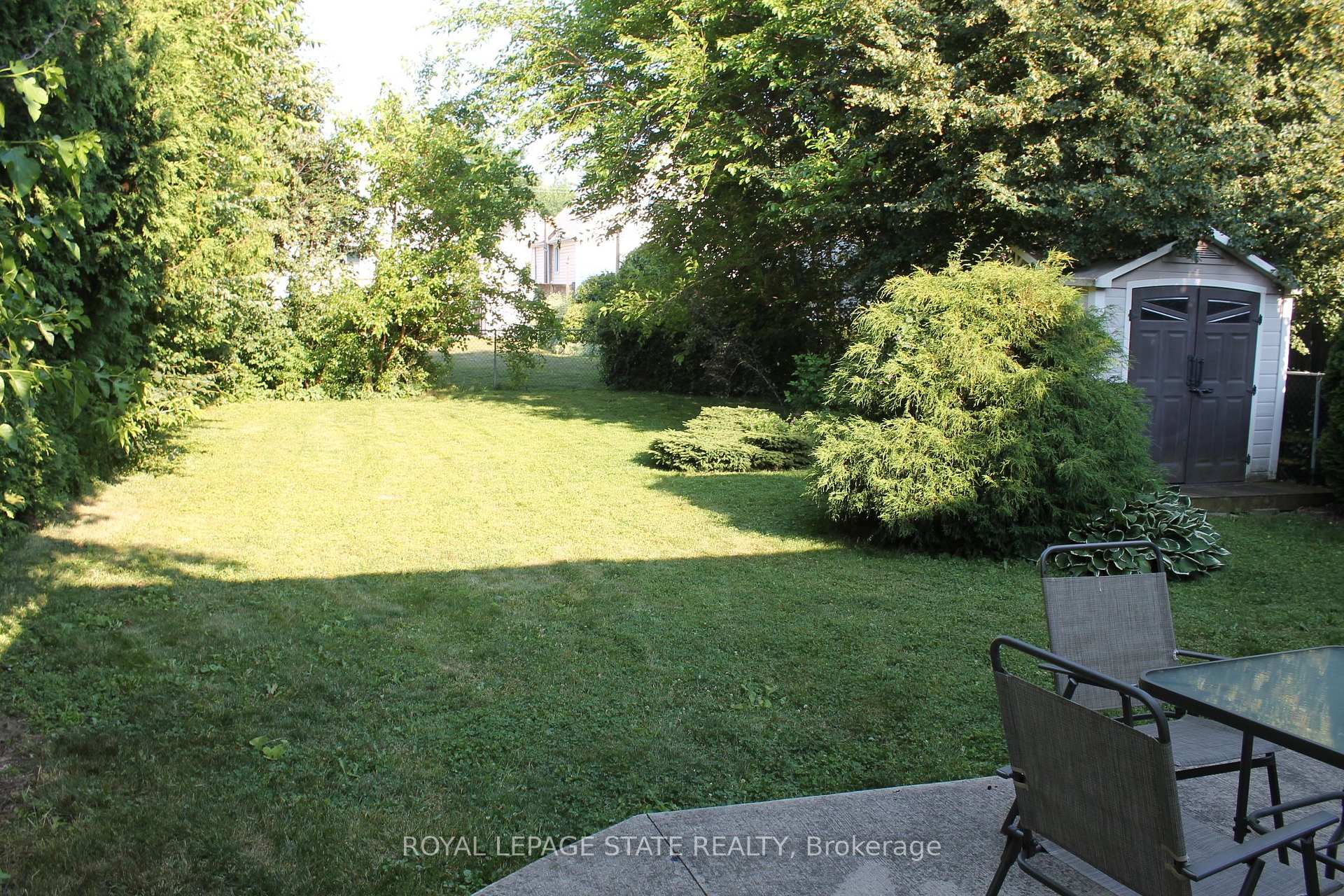 B - 191 East 25th Street, Hamilton, ON L8V 3A4