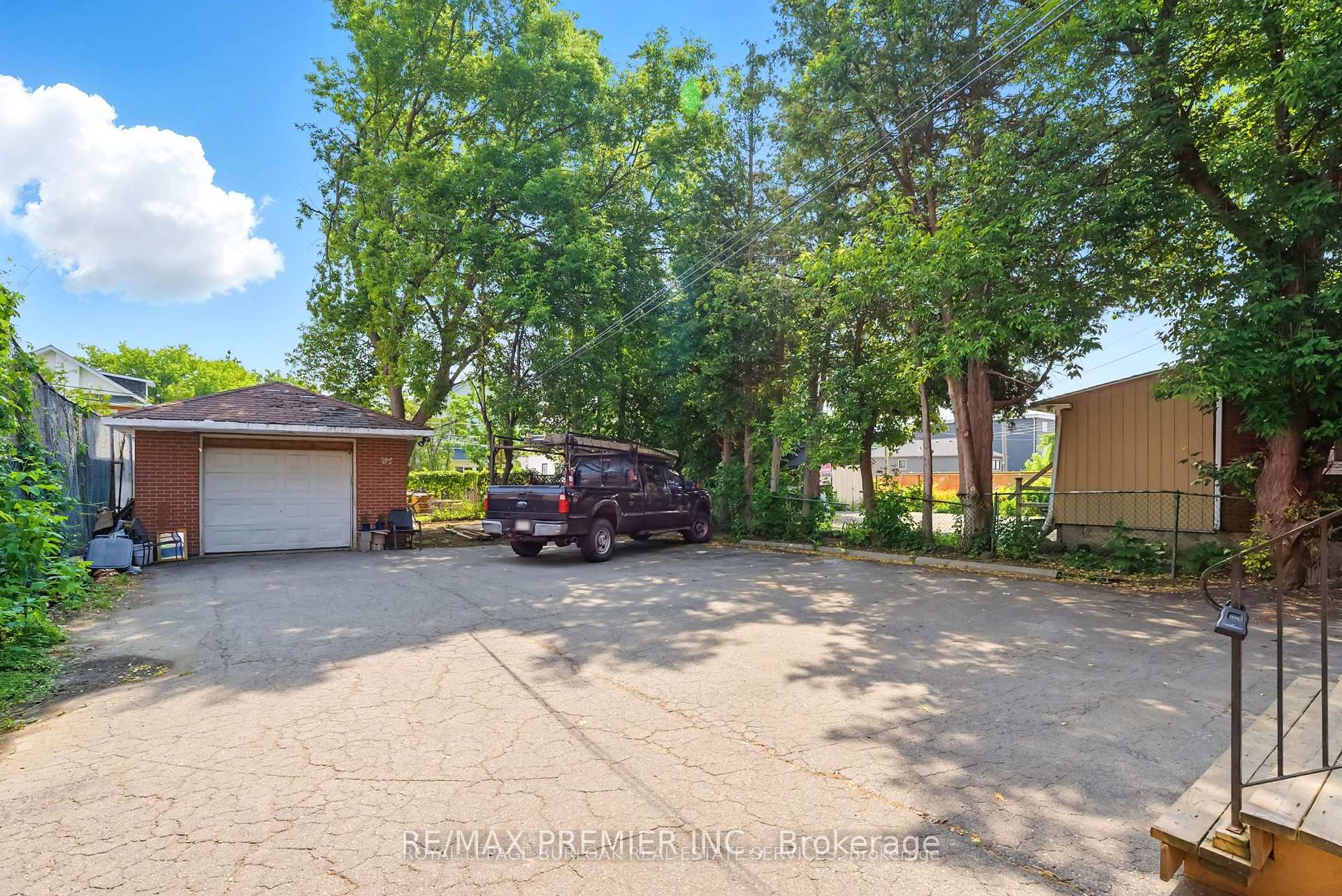 Bsmt - 191 Simcoe Street S, Oshawa, ON L1H 4H2