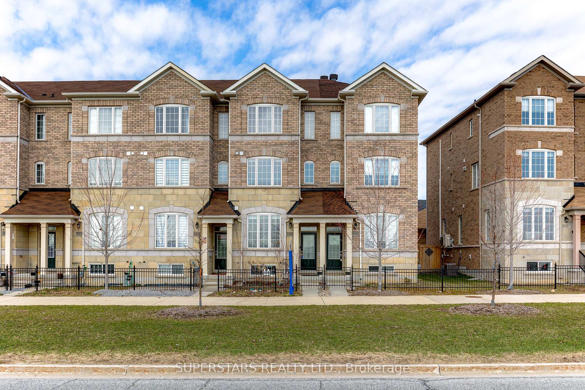1916 Donald Cousens Parkway, Markham, ON L6B 1M4