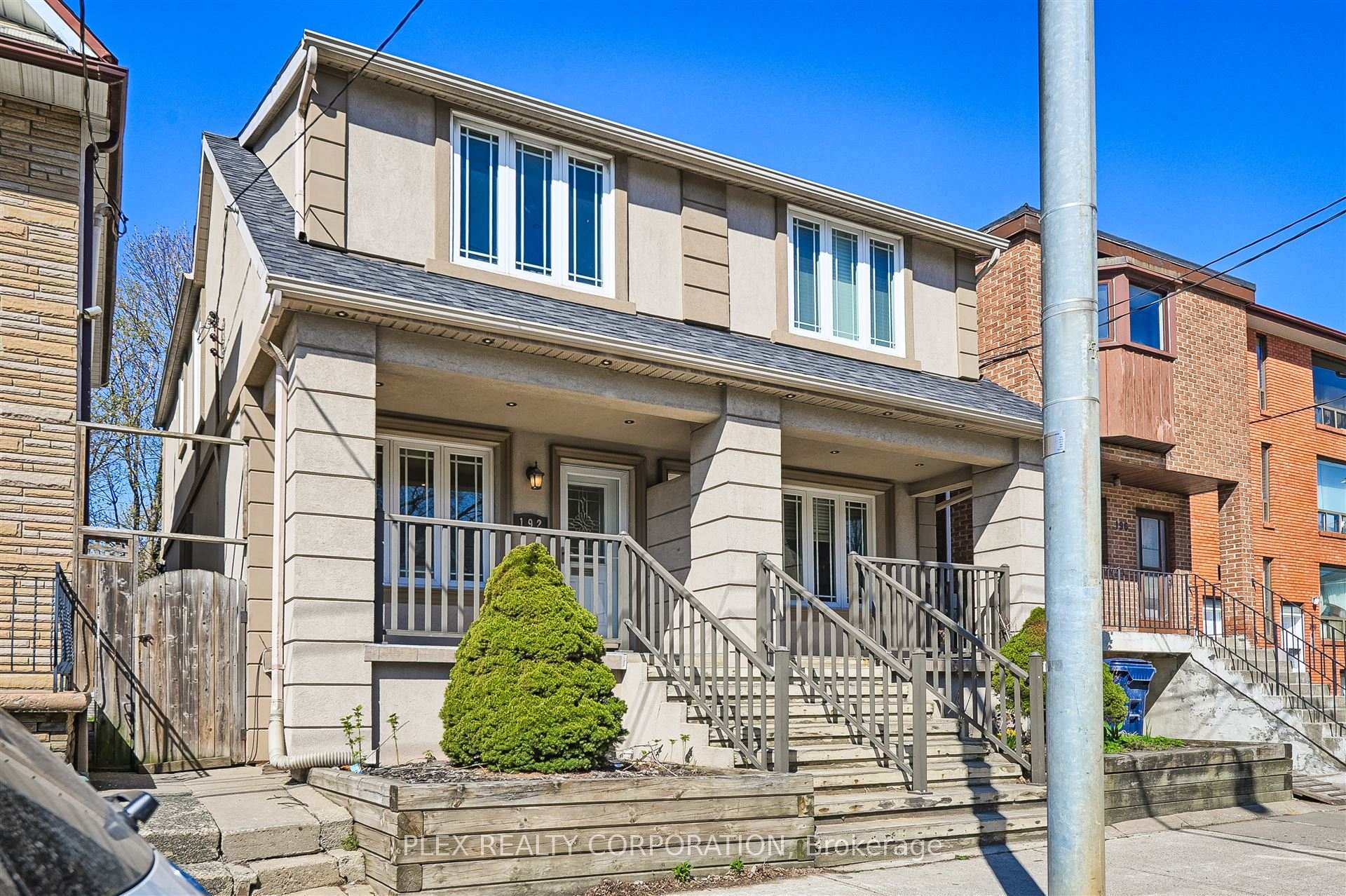 192 Coxwell Avenue, Toronto, ON M4L 3B2