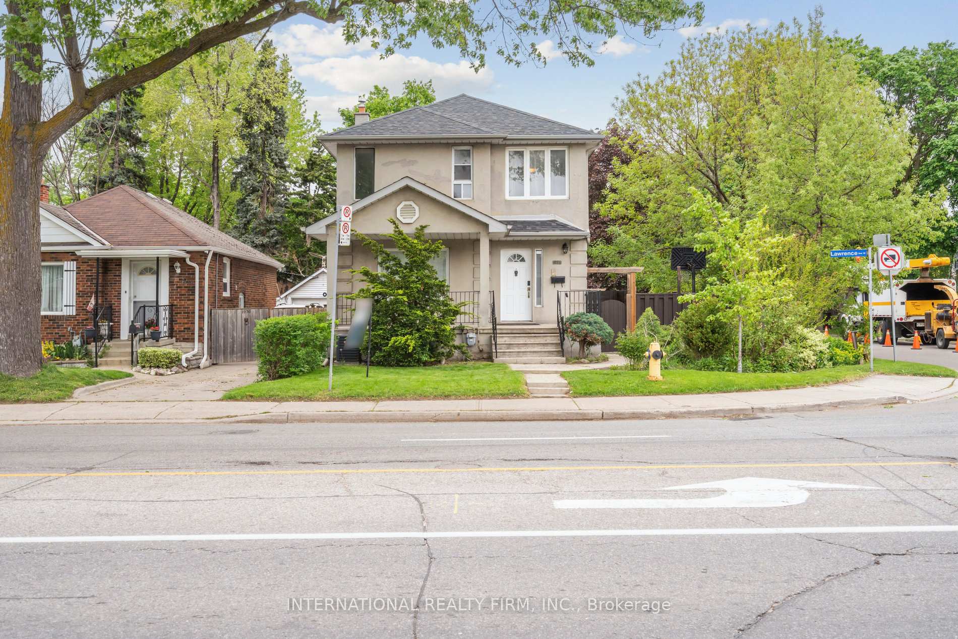 1928 Lawrence Avenue W, Toronto, ON M9N 1H2