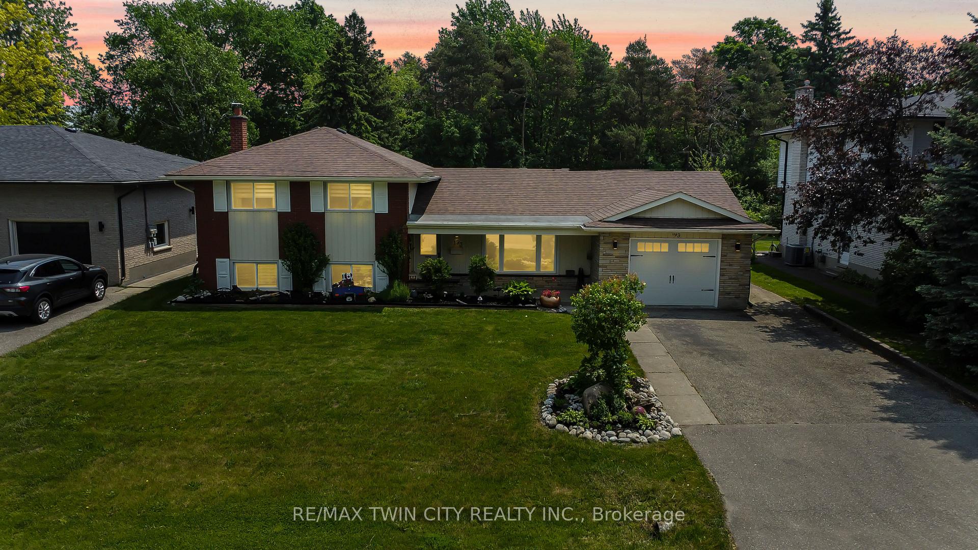 193 Carson Drive, Kitchener, ON N2B 2Z3
