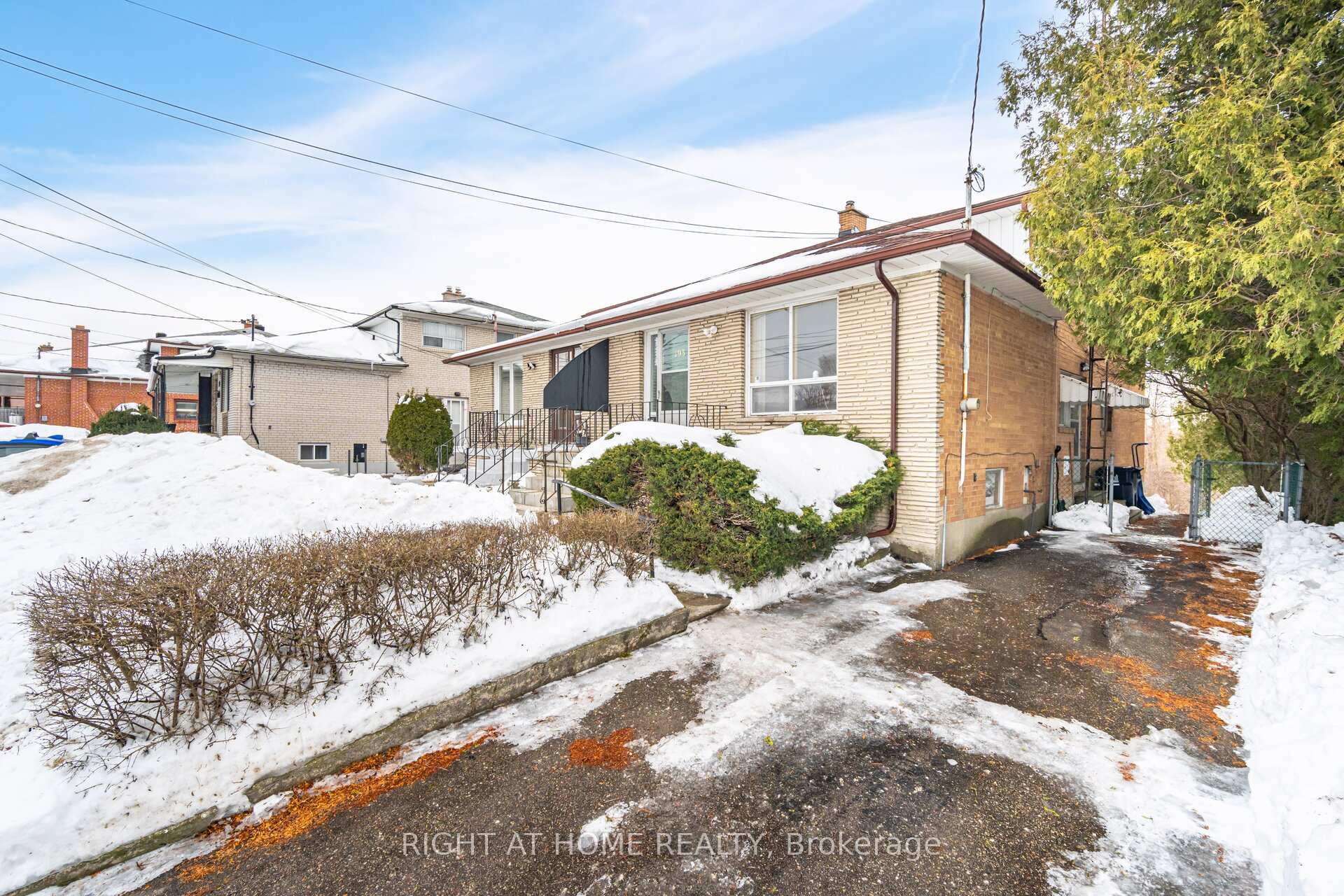 193 GILTSPUR Drive, Toronto, ON M3L 1N4