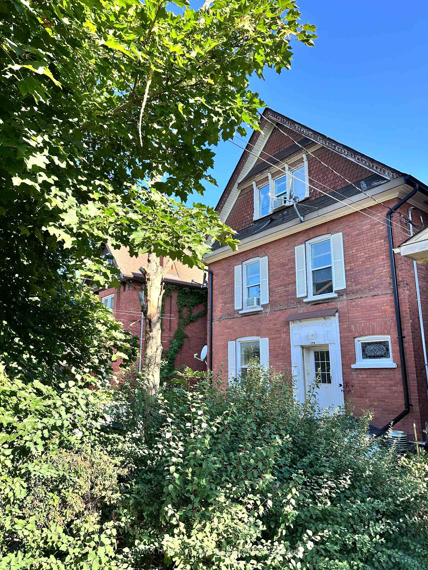 194 London Street, Peterborough Central, ON K9H 2Y9