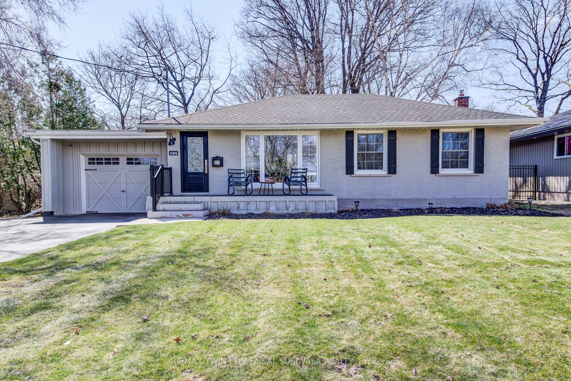 194 Weaver Street, Cambridge, ON N3C 1W4