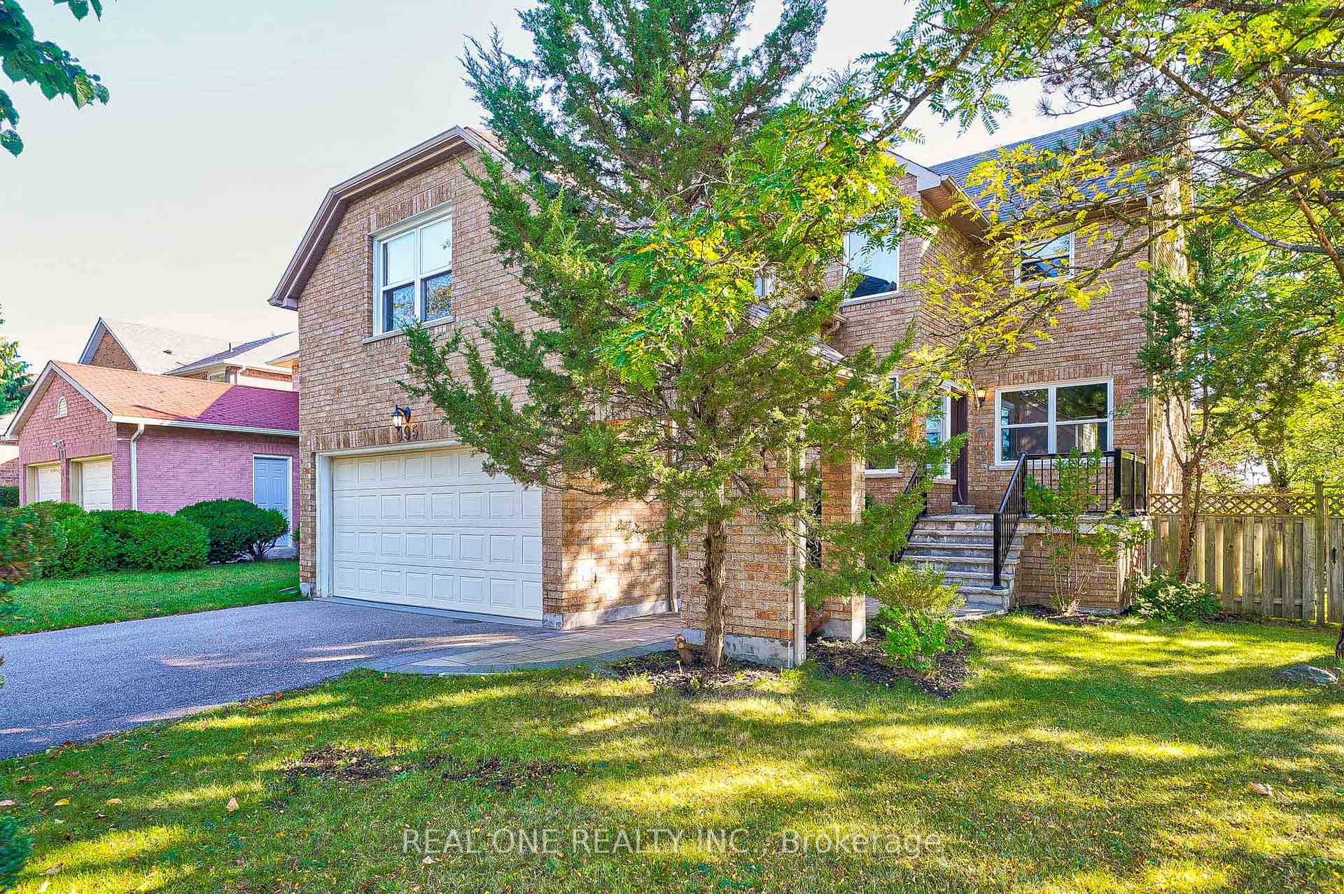 195 Delayne Drive, Aurora, ON L4G 5B8