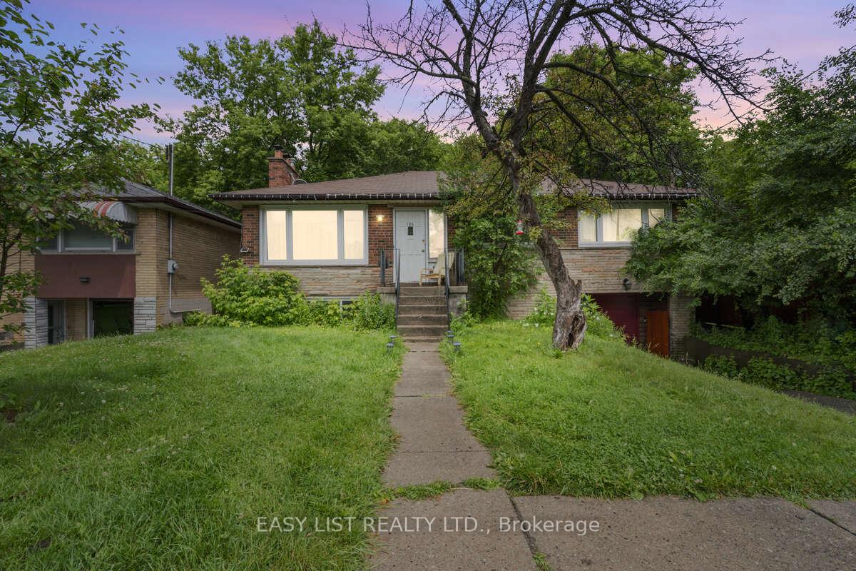 195 Senlac Road, Toronto, ON M2R 1P3