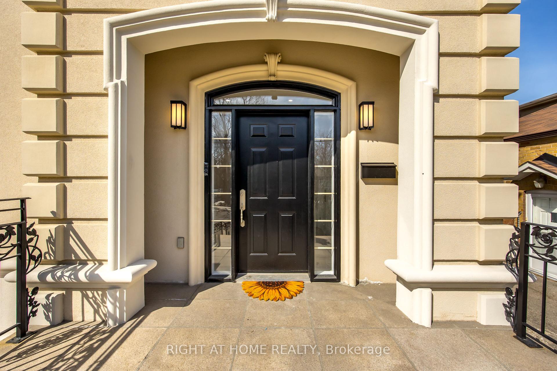 196 Florence Avenue, Toronto, ON M2N 1G4