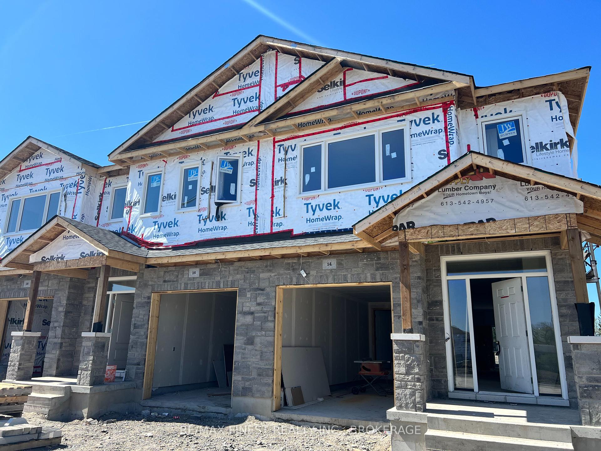196 HERITAGE PARK Drive, Greater Napanee, ON K7R 3X8